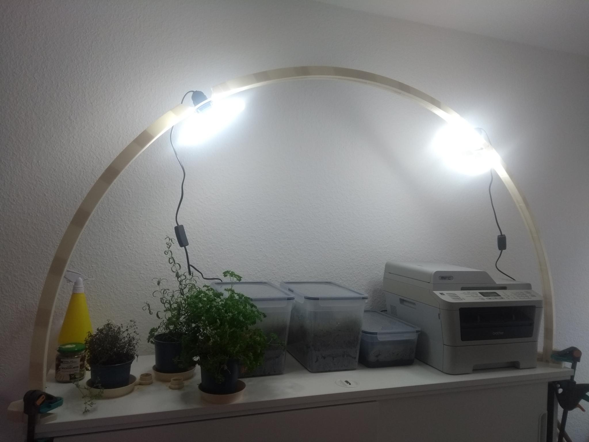 LED or E27 Light Bridge/Arc by hmoldenhauer | Download free STL model ...