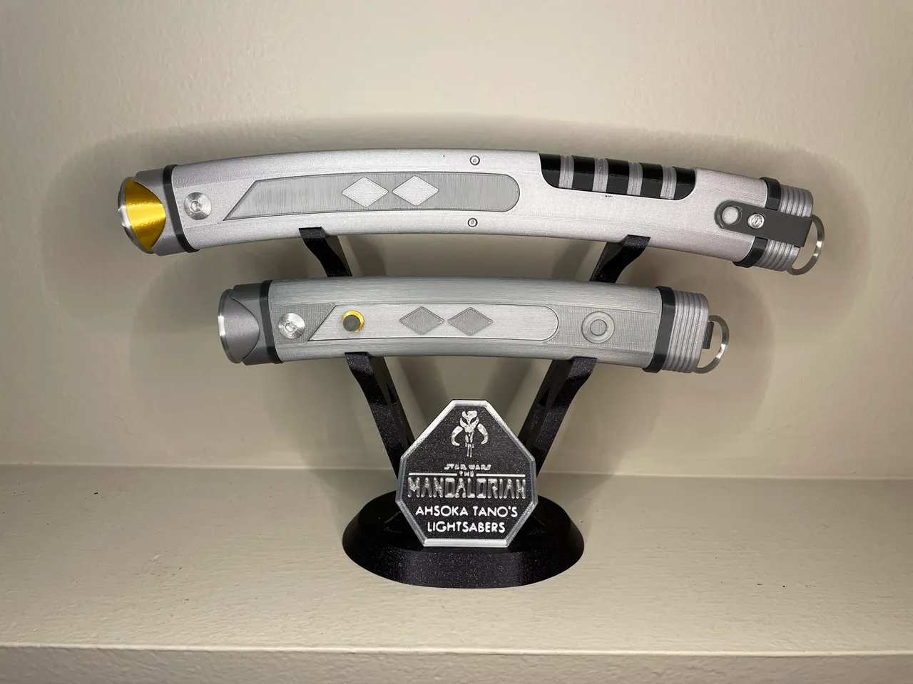 Ahsoka Tano's Lightsabers - Star Wars The Mandalorian by 𝗨𝗻𝗶𝗺𝗮𝘁𝗿𝗶𝘅𝗥𝗲𝗱🪐🌠 ...