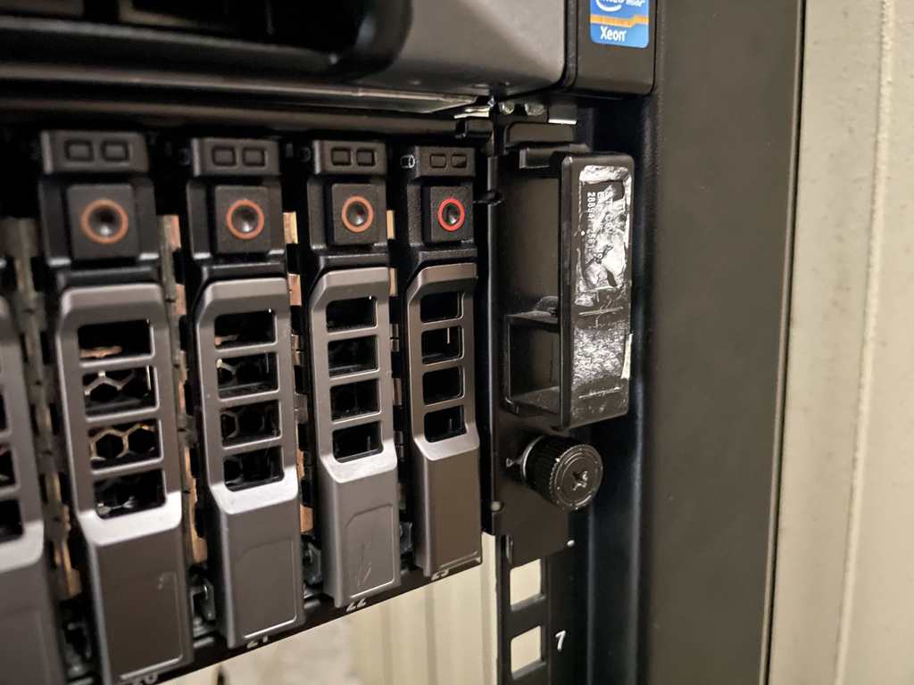 Dell PowerVault Rack Ears Adapters for Dell PowerVault Front Bezel by ...