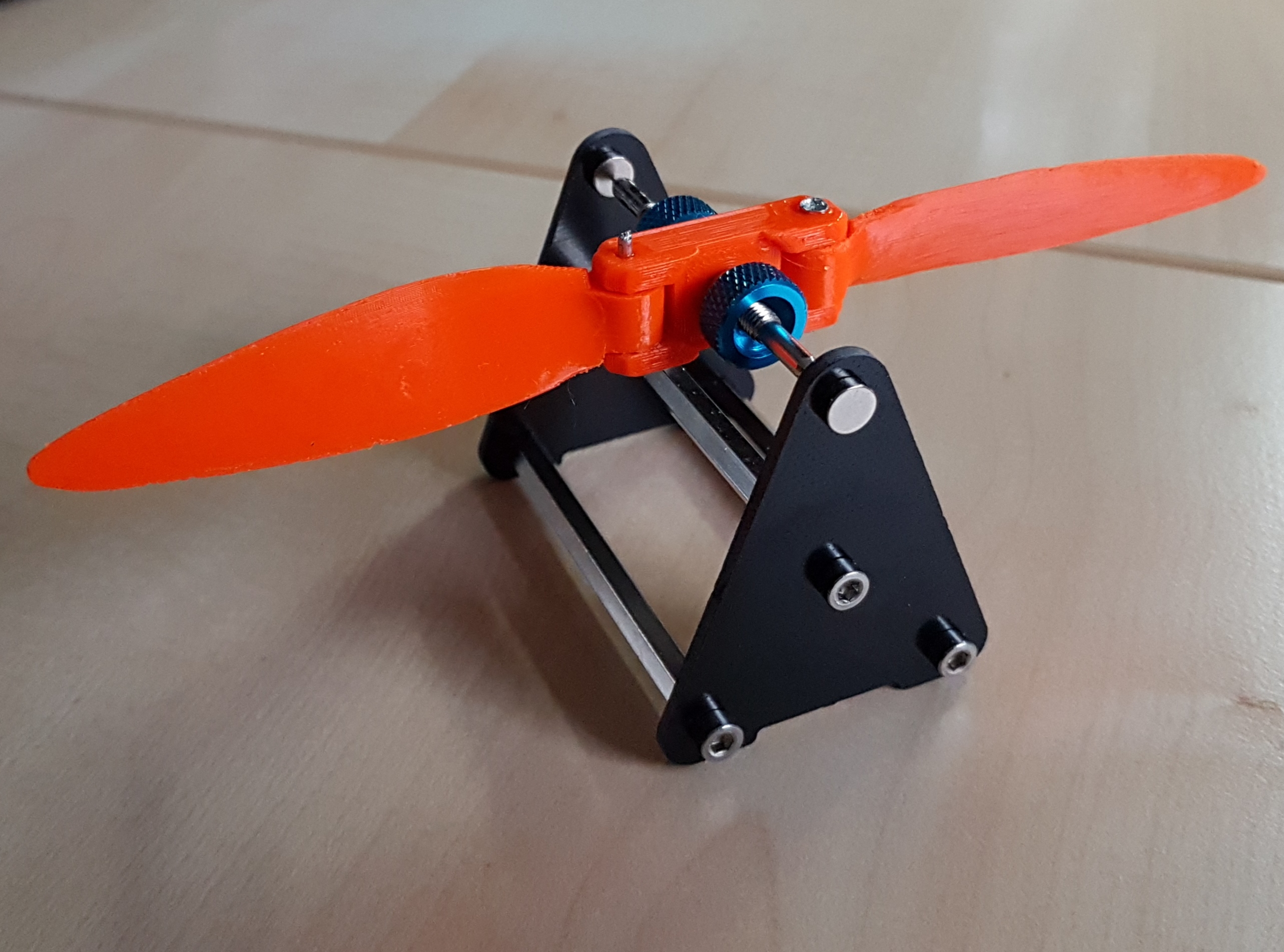 Folding propeller for pusher and tractor planes by HD_Creator ...