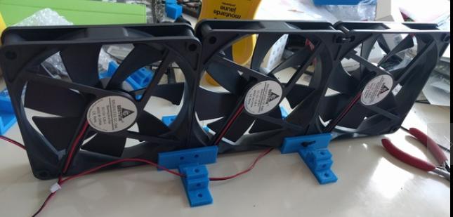 Flat Surface Computer Fan Mount and Cable Guide by zBeeble | Download ...