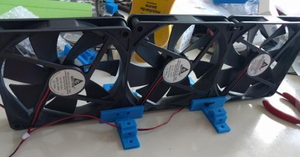 Flat Surface Computer Fan Mount and Cable Guide by zBeeble | Download ...