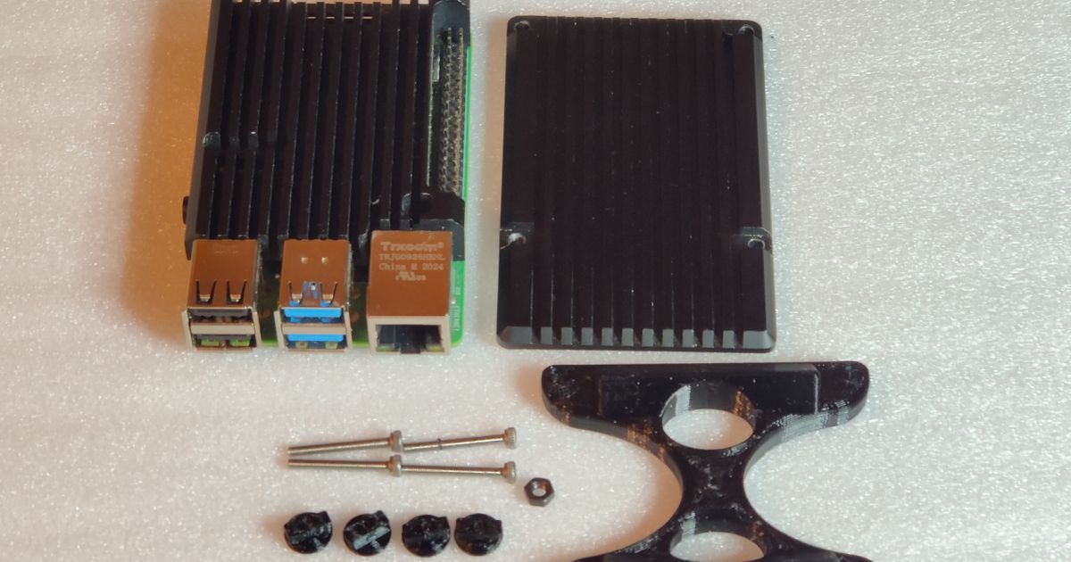 Mount for Pi4 Armor Case on Original Prusa Enclosure by Walter Layher ...