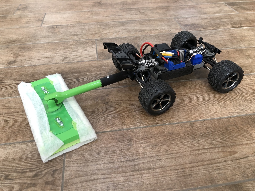 E-Revo VXL 1:16 swiffer mount by DucaMerlin | Download free STL model ...
