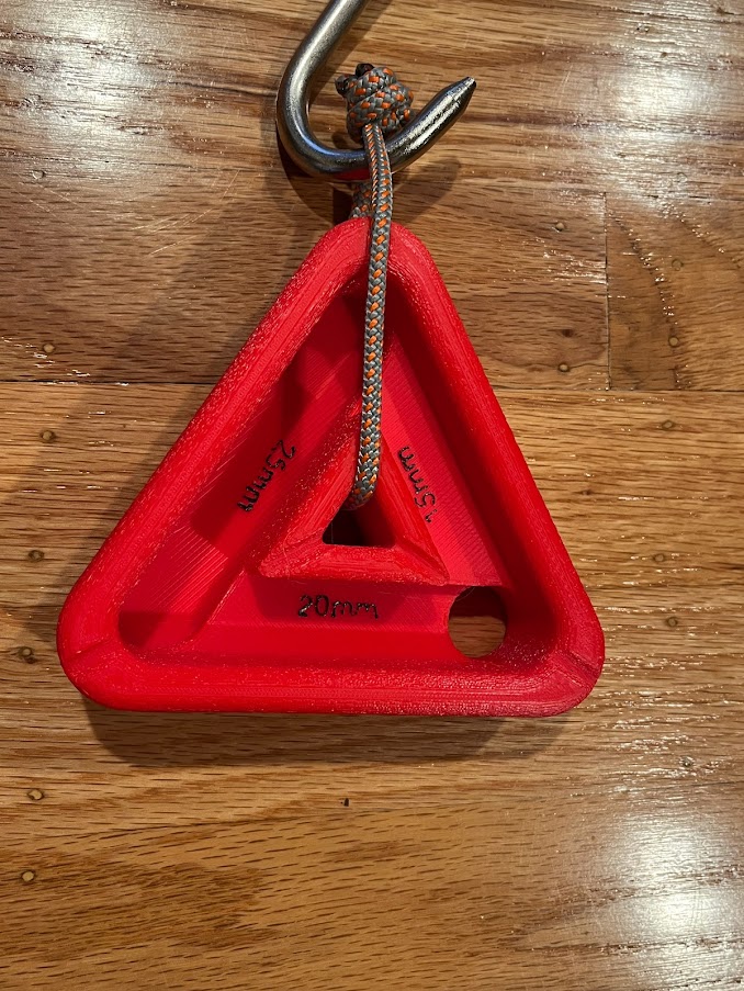 Triangle Hangboard/Fingerboard with cord slots by plun | Download free ...