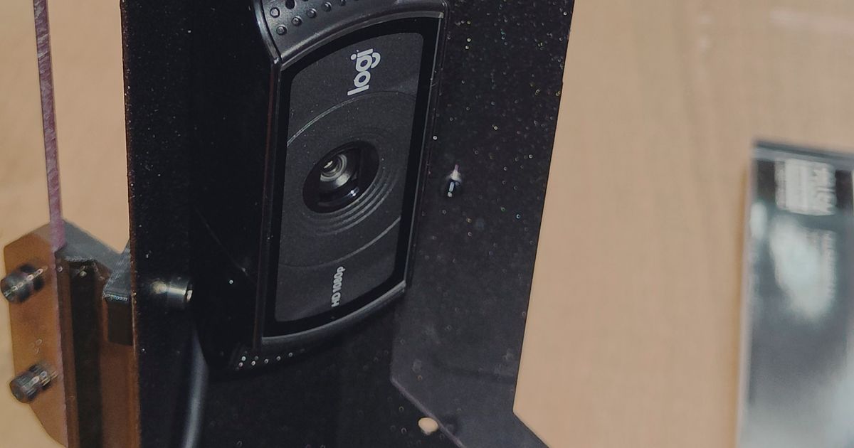 Vertical Mount for Logitech C920 to original Prusa Enclosure by jako | Download free STL model ...