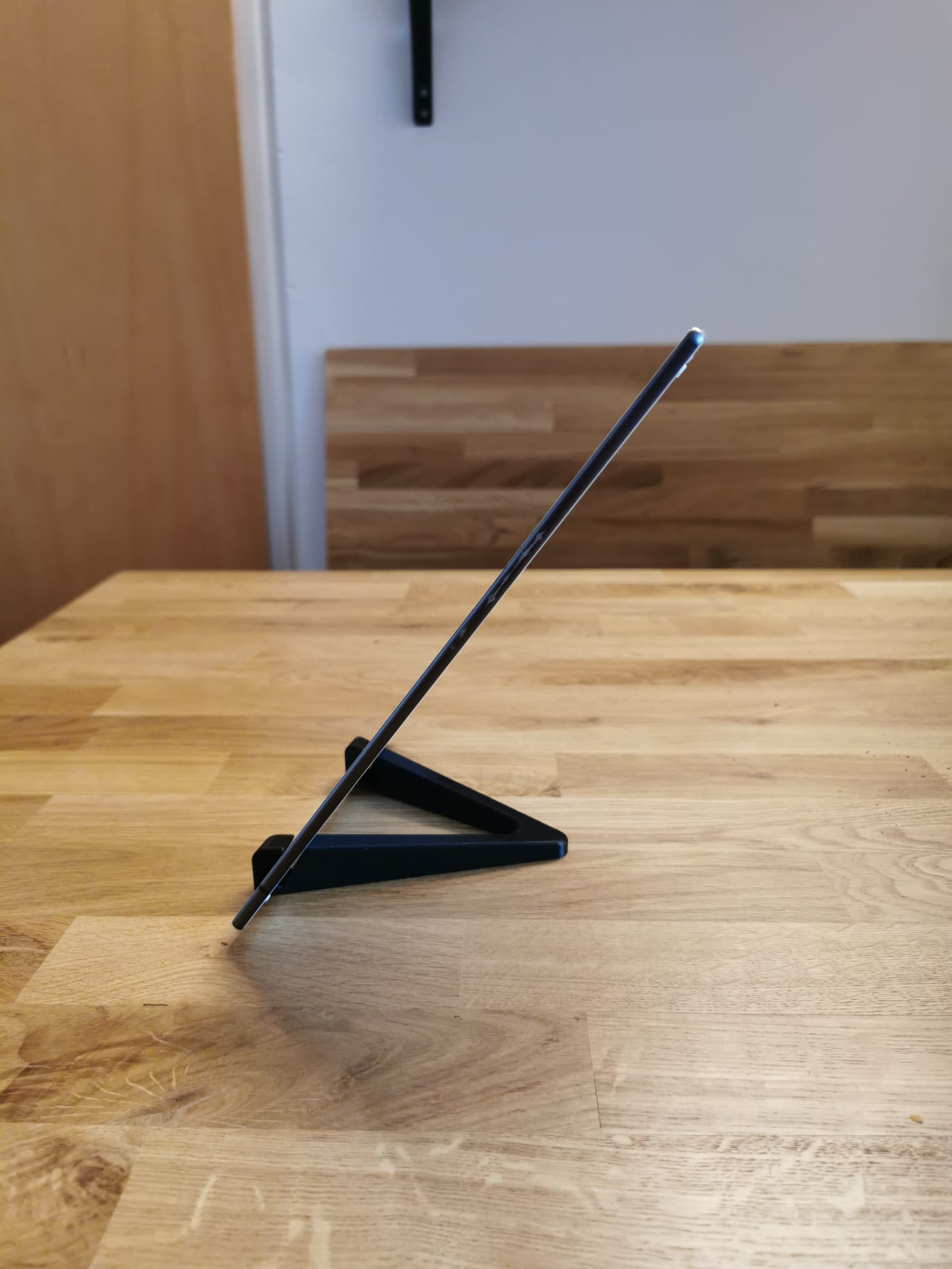 Remarkable 2 desk stand by Leitzi | Download free STL model ...