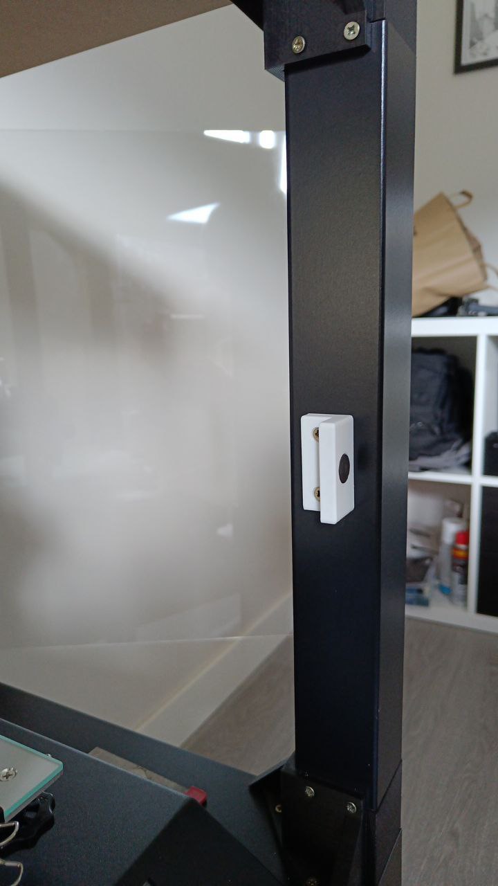 Enclosure window latch with magnet by frglez | Download free STL model ...