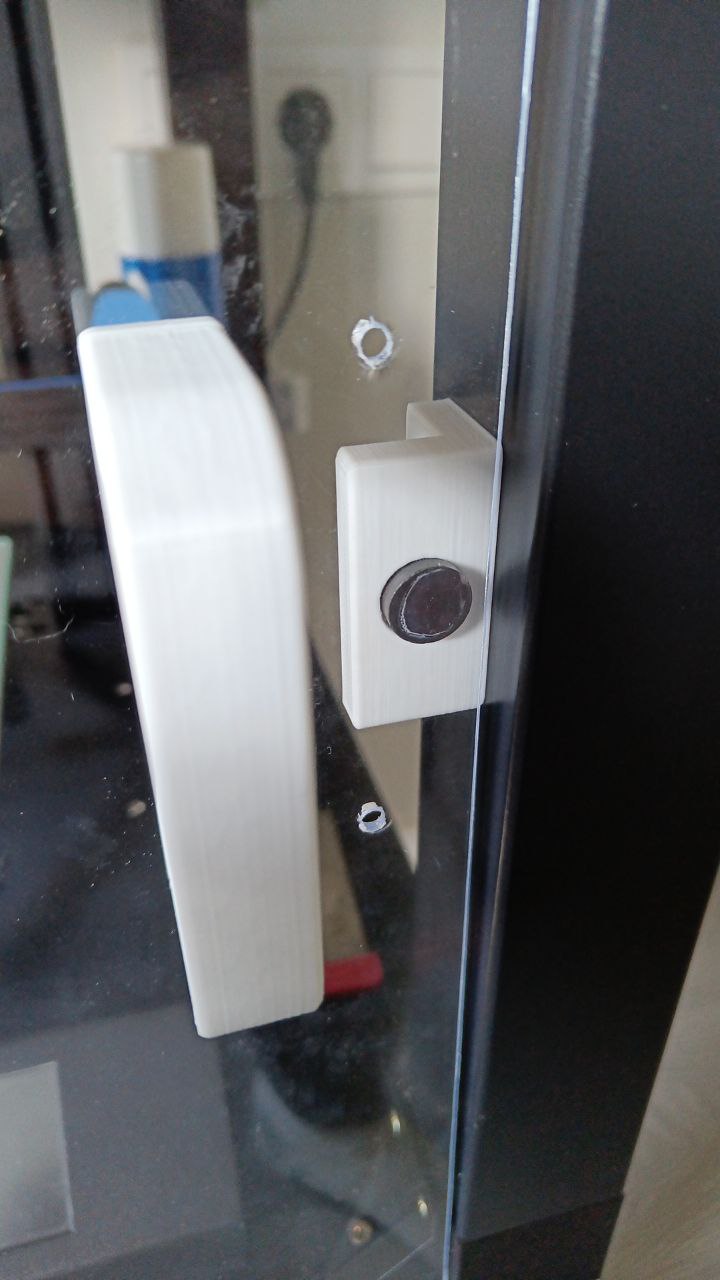 Enclosure window latch with magnet by frglez | Download free STL model ...