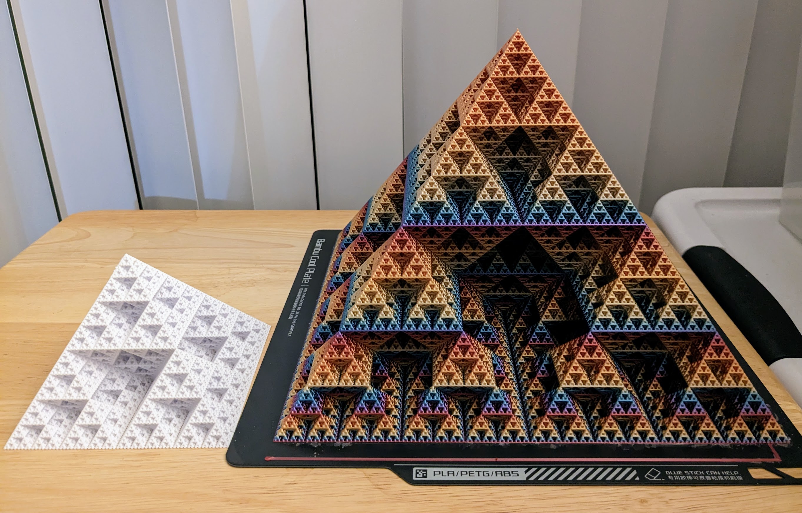 Level 7 Sierpinski Fractal Pyramid (Vase Mode) par TBone | Téléchargez ...