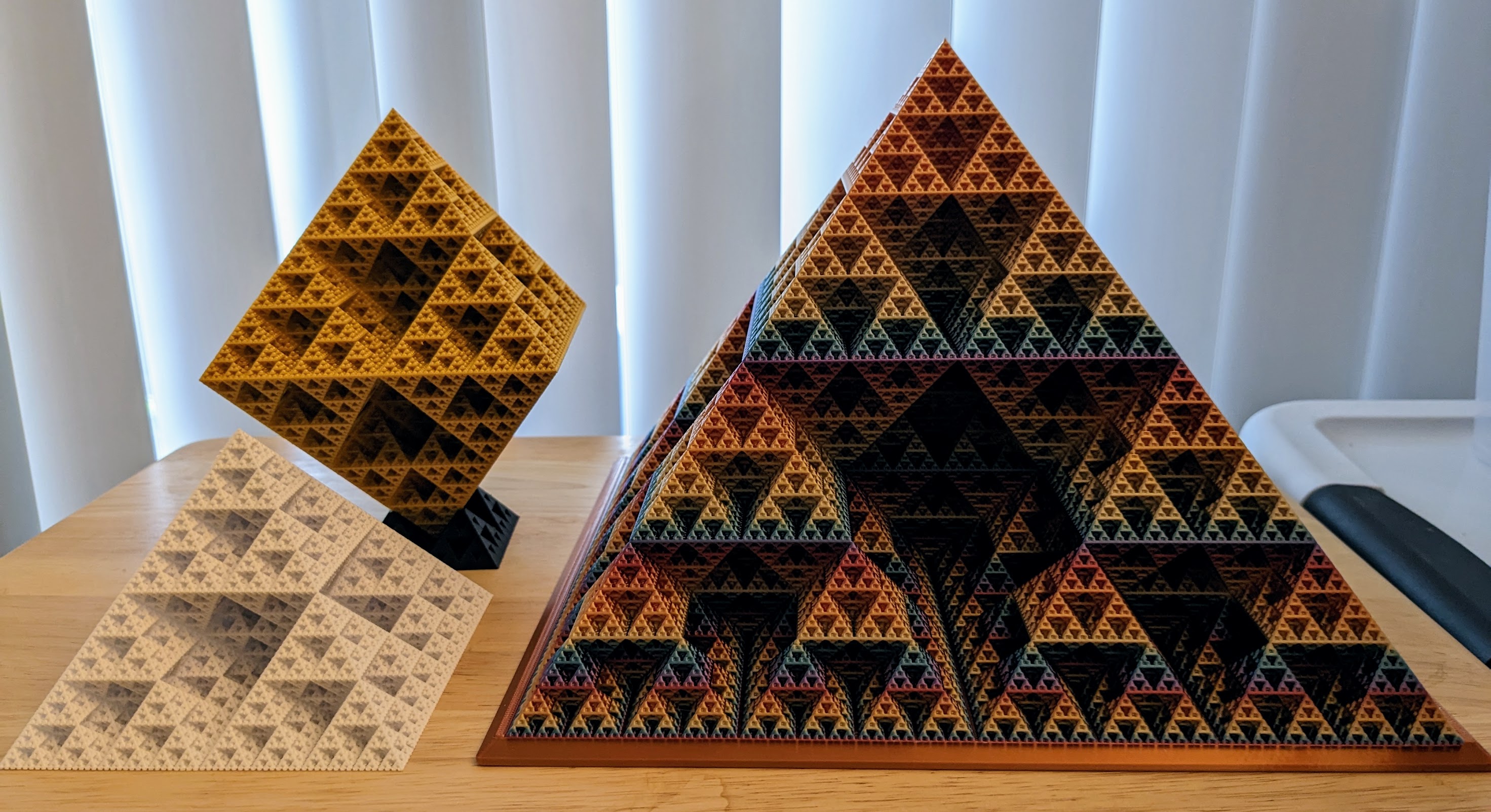 Level 7 Sierpinski Fractal Pyramid (Vase Mode) por TBone | Descargar ...
