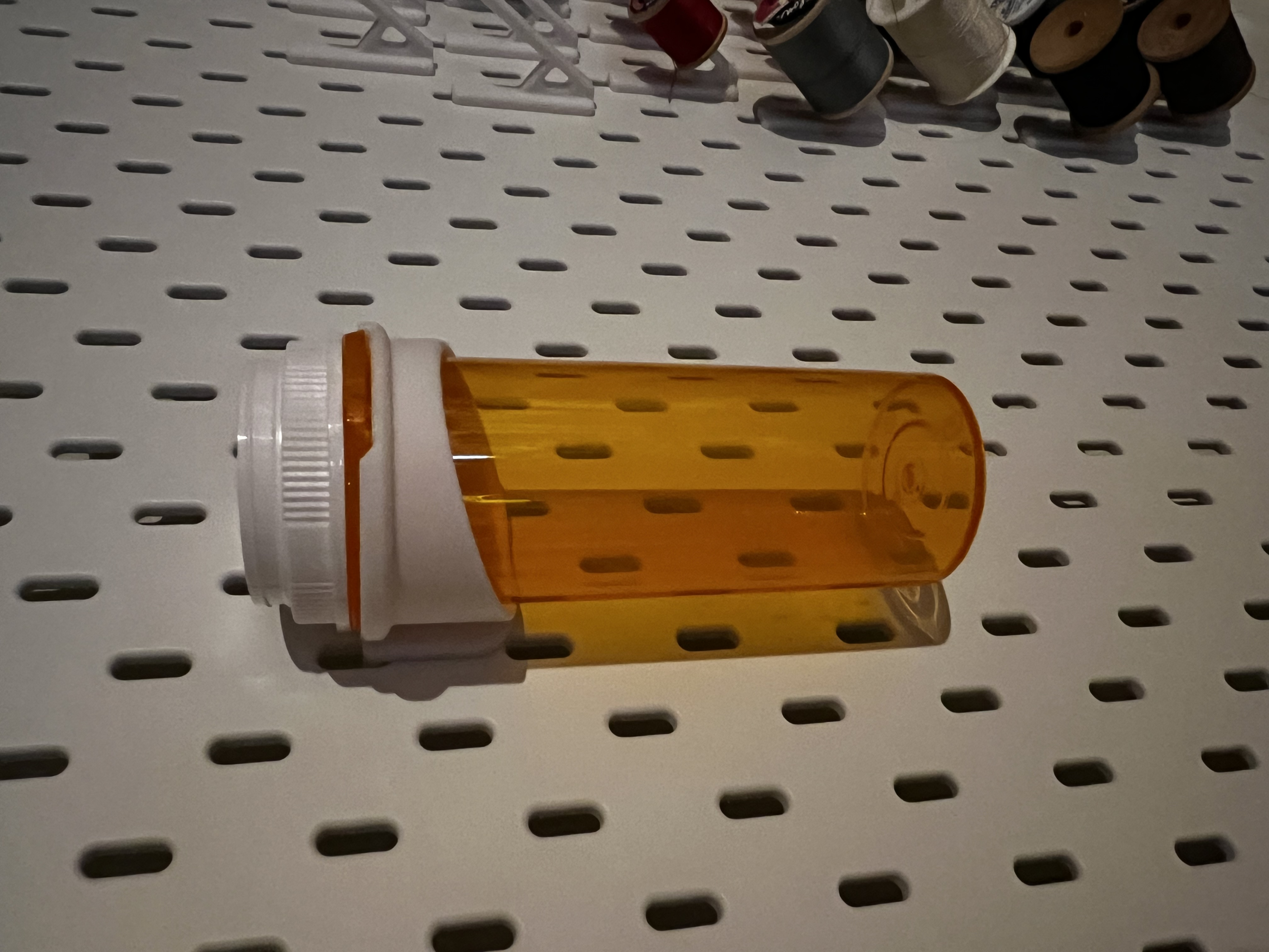 Skadis large Pill Bottle Brkt by MKE Dan | Download free STL model ...