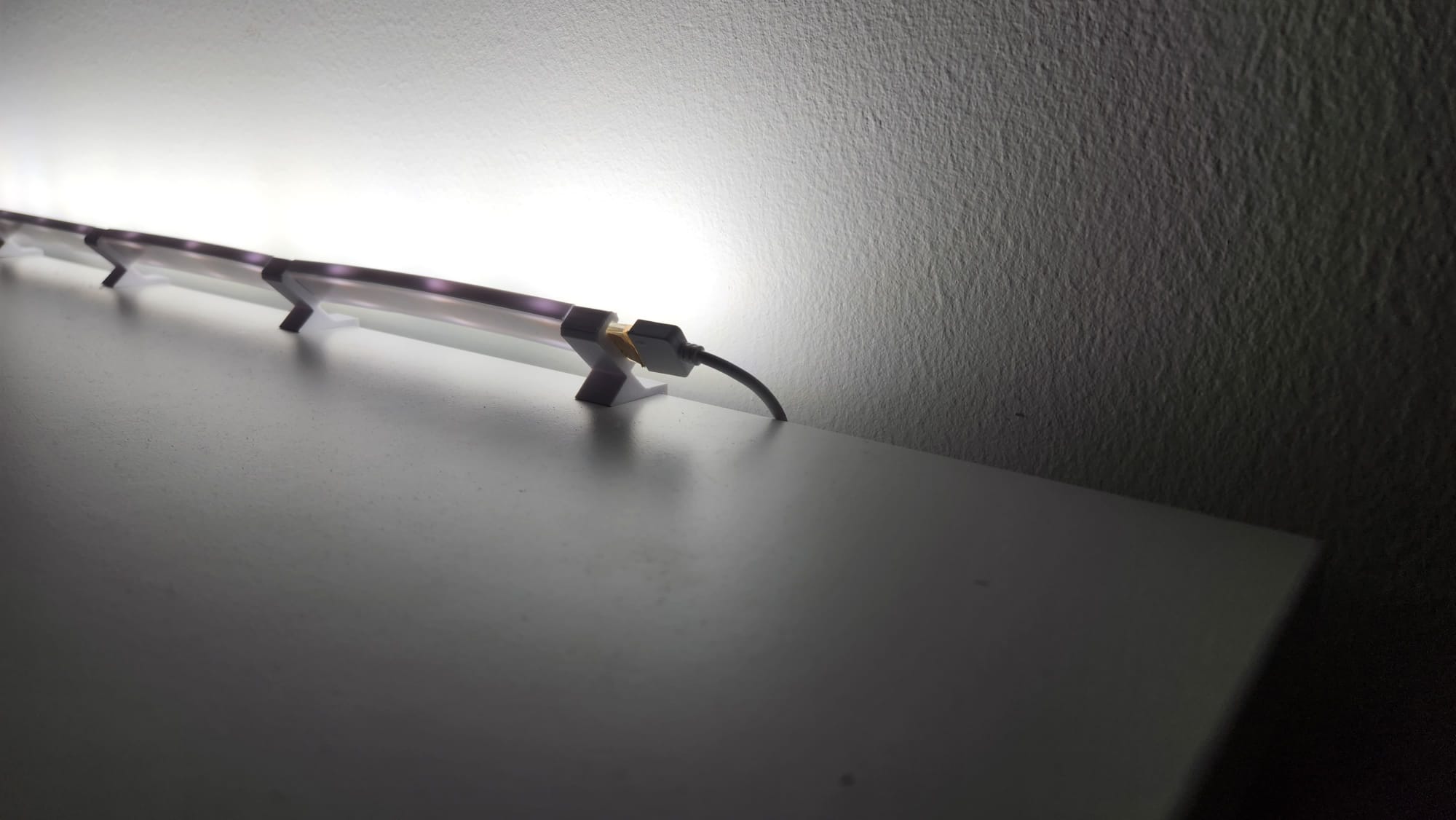 LED strip table top holder by Evis Home Lab | Download free STL model ...