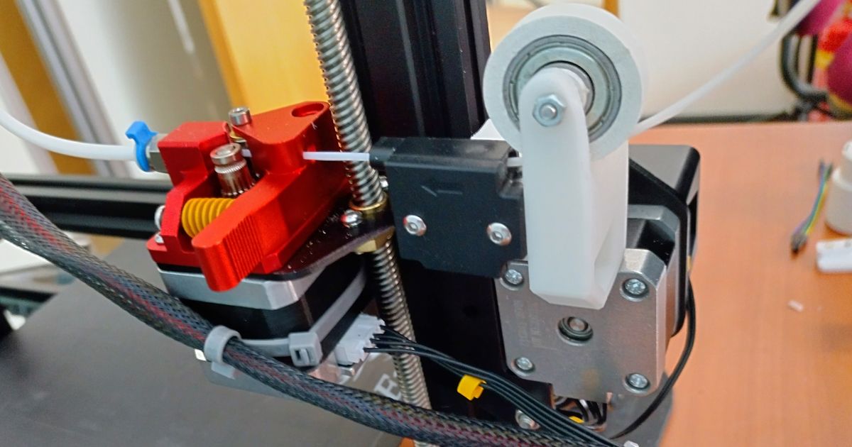 Filament Guide and Runout Sensor for Ender 3 Pro with dual gear extruder by kingmob | Download ...