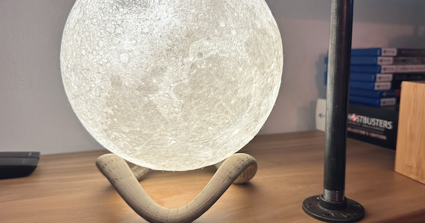 Lithophane Moon Lamp with Wavy Stand da omgwtflolbbq | Scarica il ...