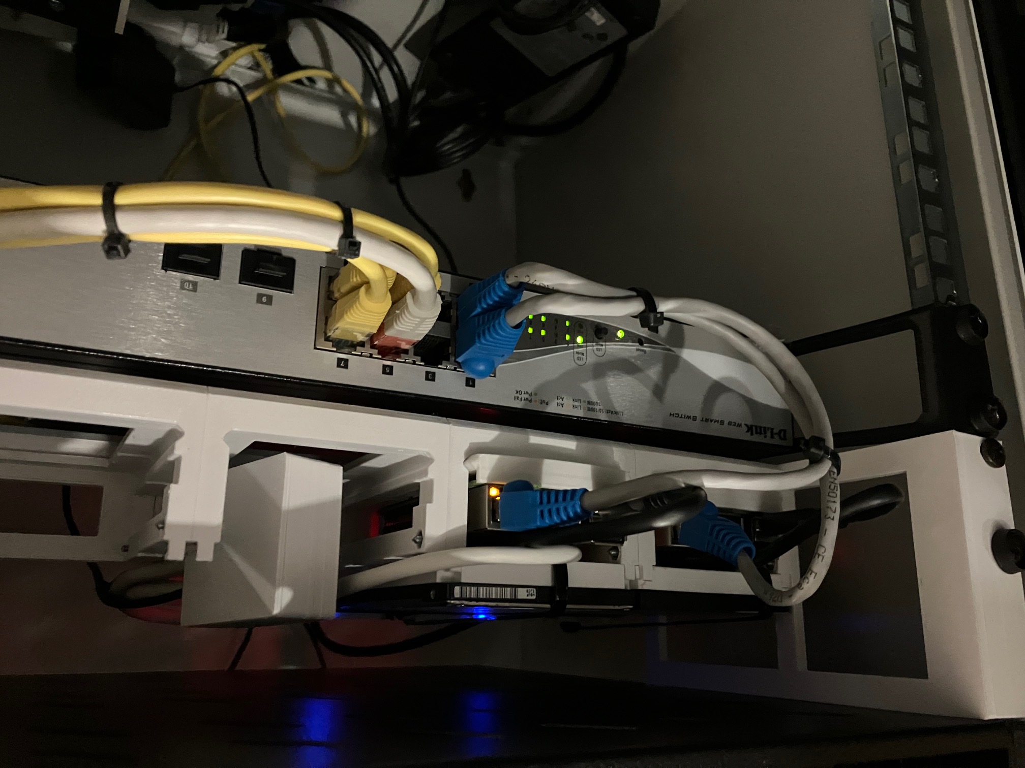 Rackmount for DGS-1210-08P by JoaoMRQ | Download free STL model ...