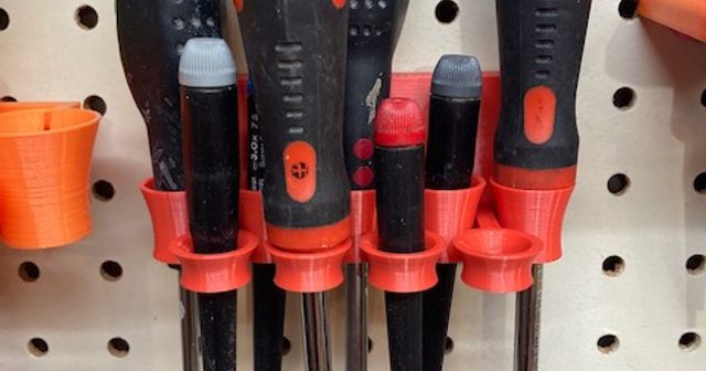 Pegboard screwdriver holder by middleagedspread | Download free STL model | Printables.com