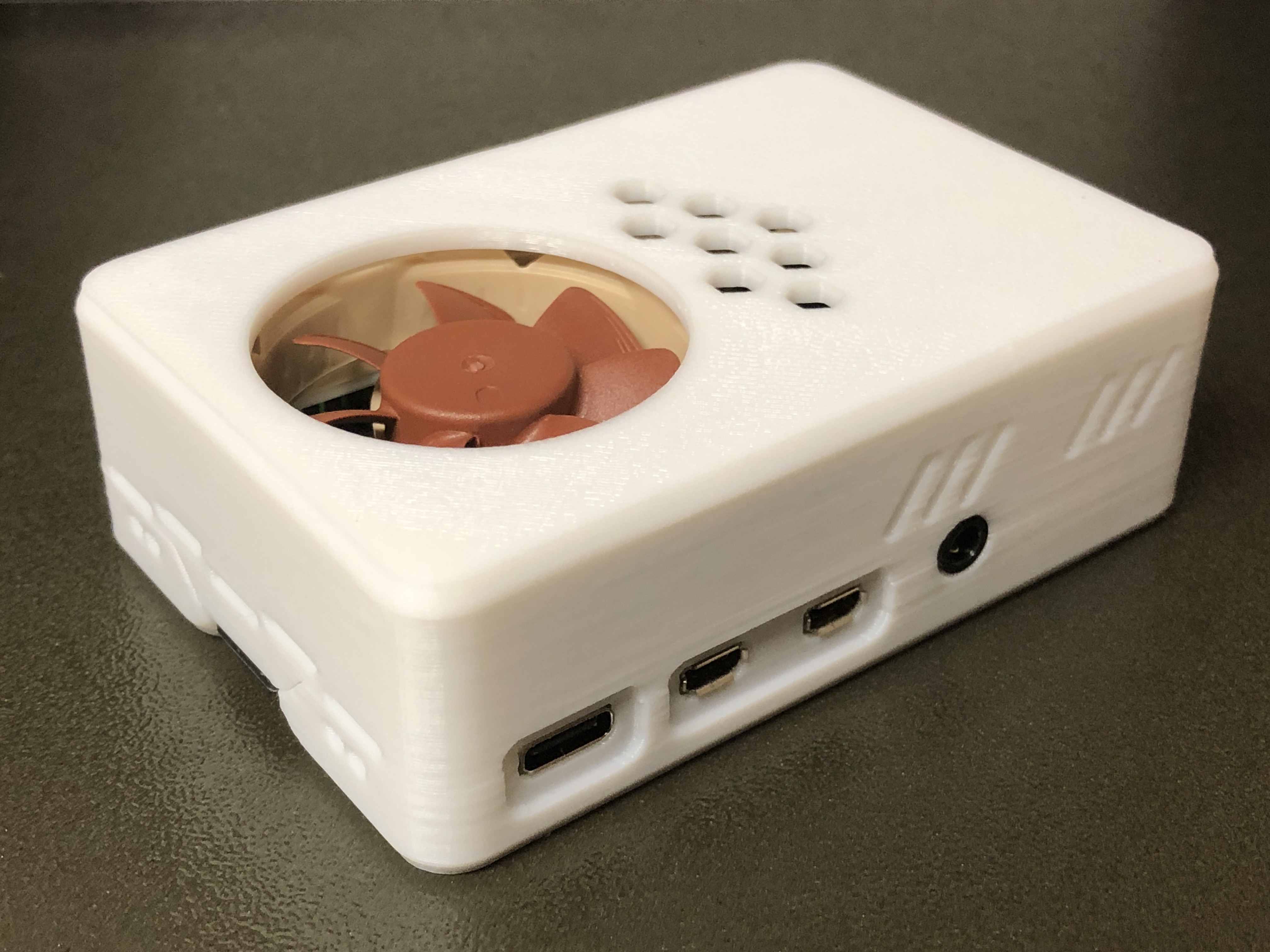 Raspberry Pi 4 Top - Screwless FAN Mount (30/40mm Noctua) by Haz1 ...