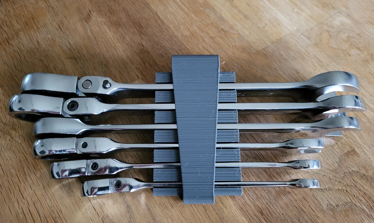 Wrench organizer print in place customizable by Lansolo81 | Download ...
