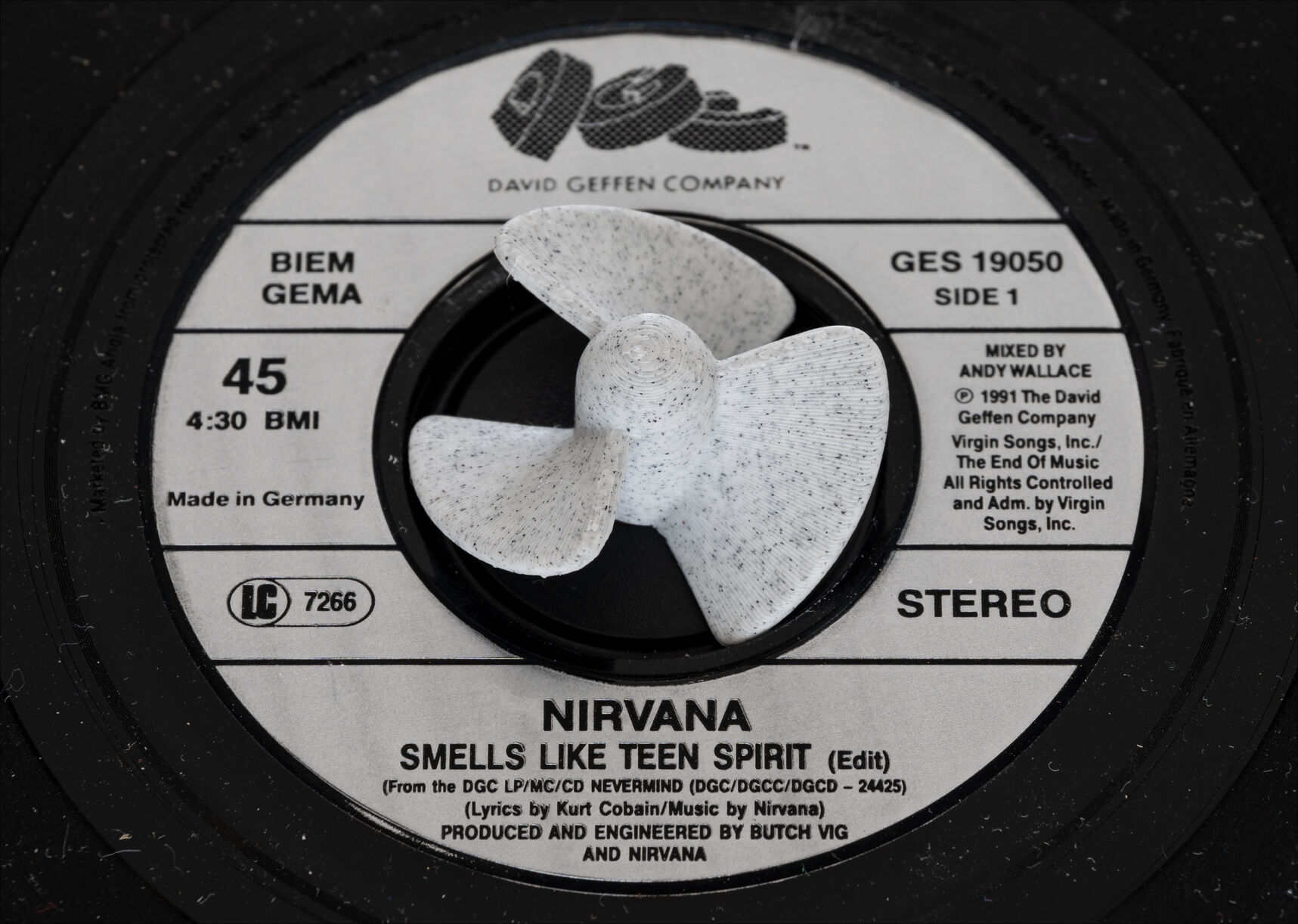 45 Record Adapter Propeller by Bent Derailleur | Download free STL ...