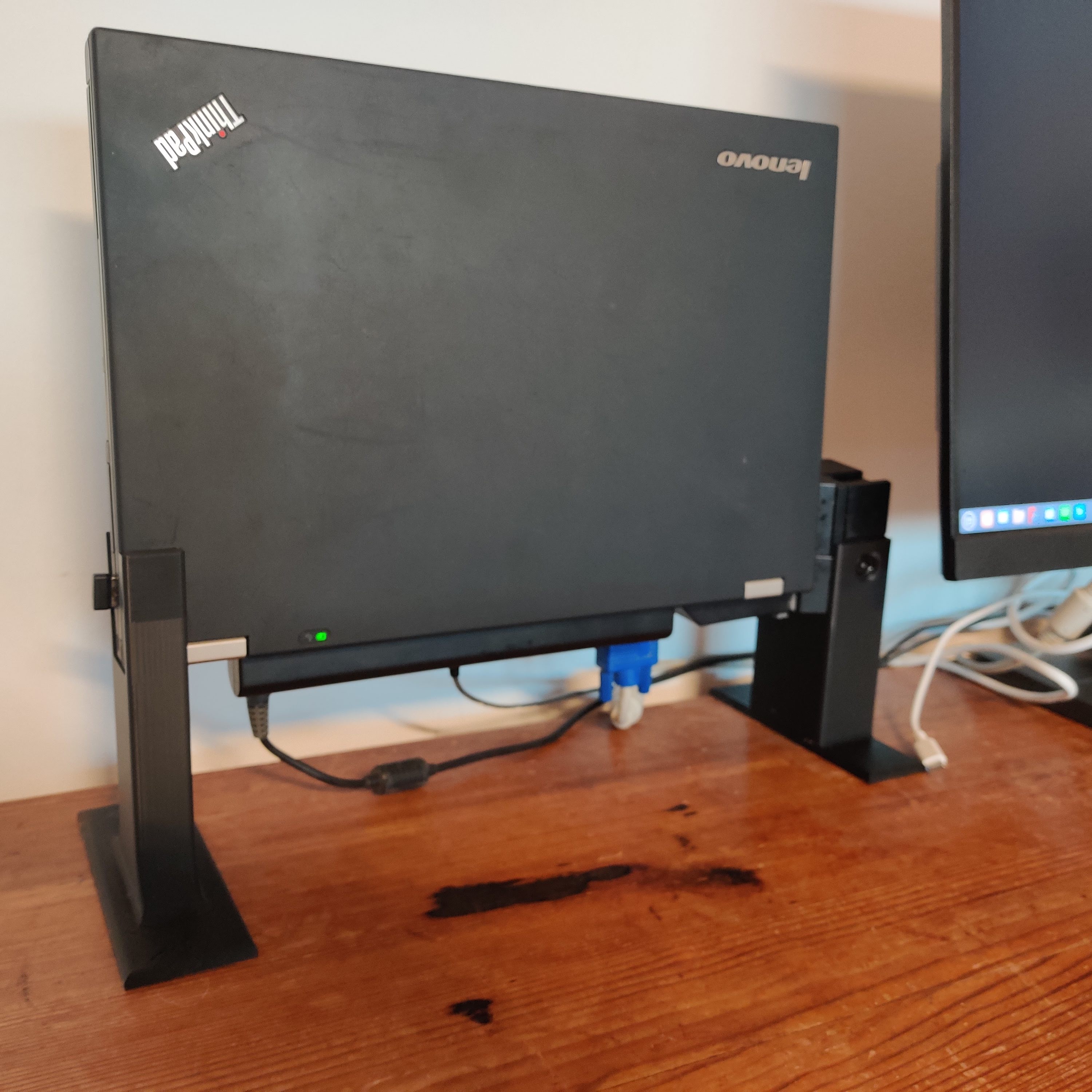 Lenovo ThinkPad stand including docking station by kerzenmeister ...