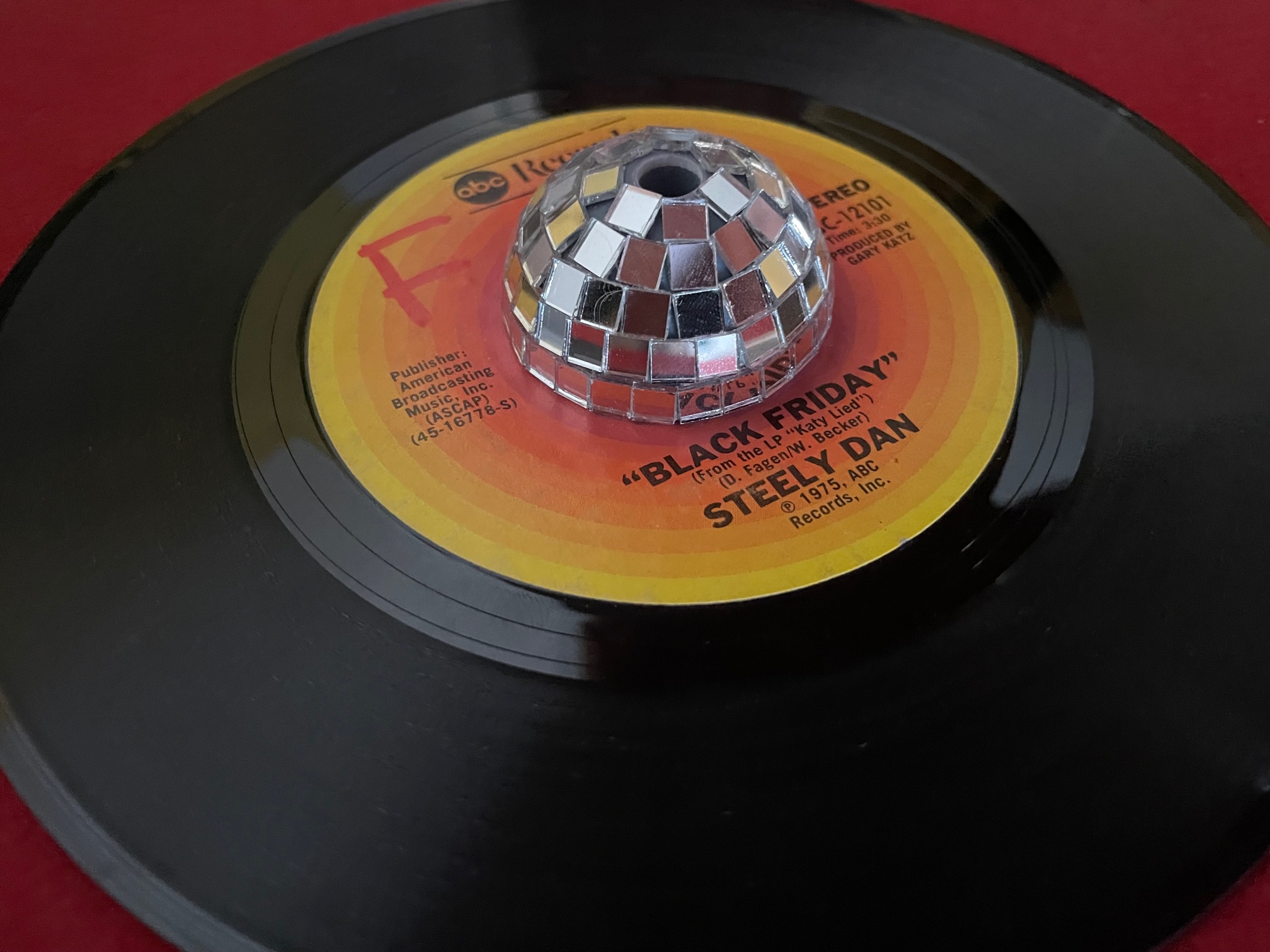 Disco Ball 45 Adapter by RetroMaker | Download free STL model ...
