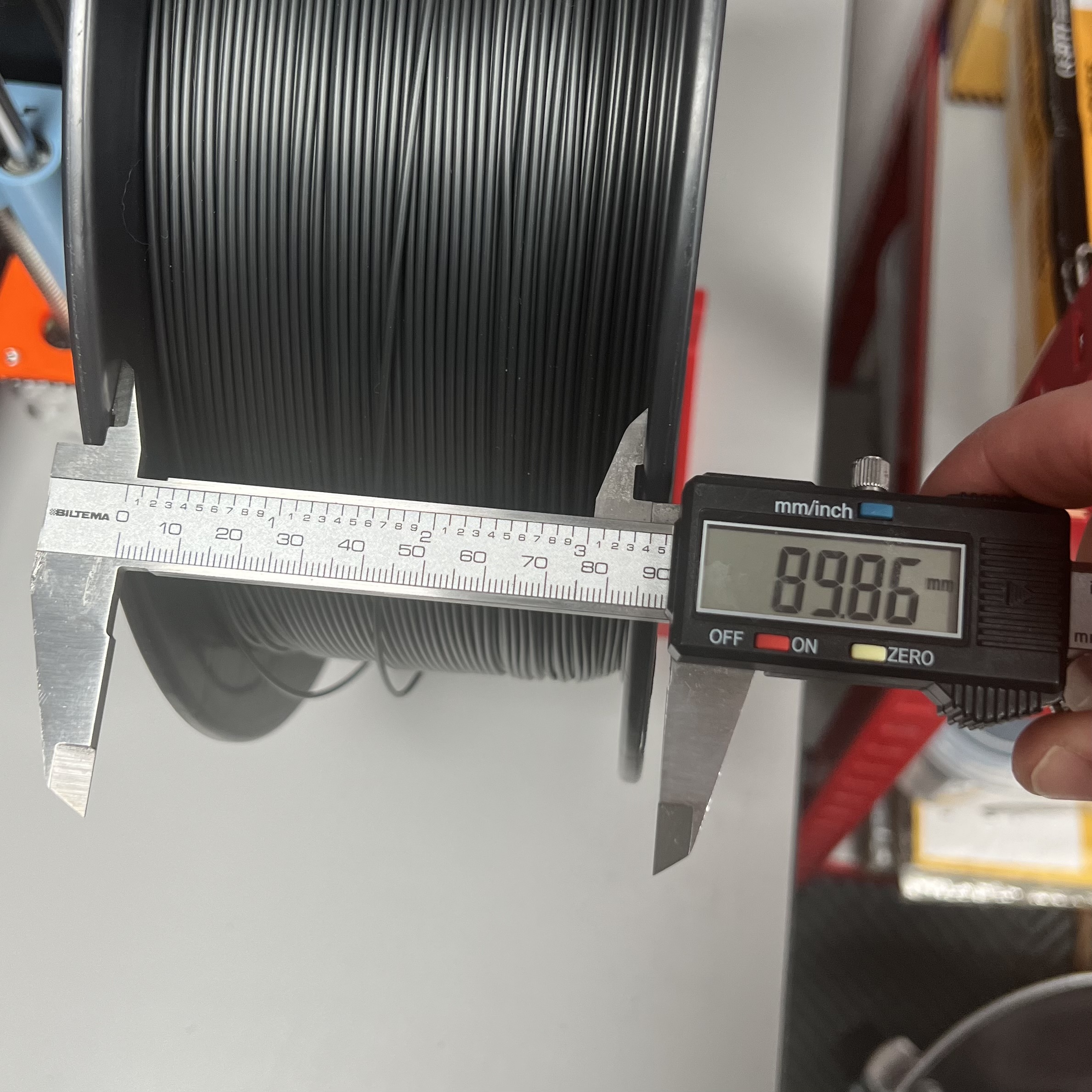 Minimalistic large spool (AddNorth 2.3KG) roller (no screws needed) by ...