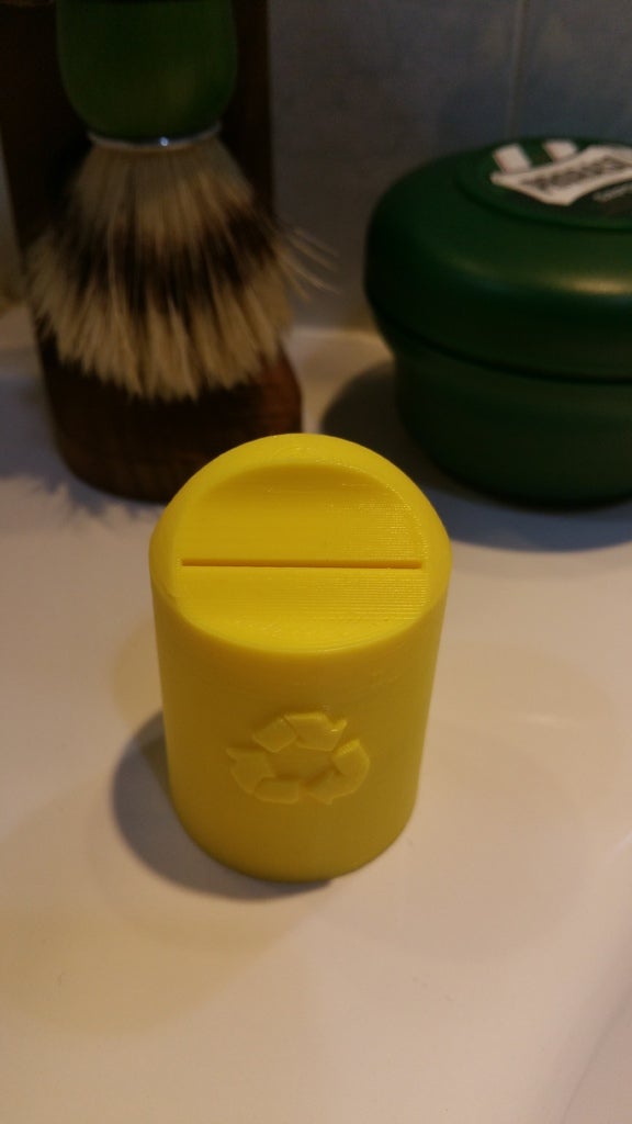 Razor Blade Disposal sealed container by MP3D | Download free STL model ...