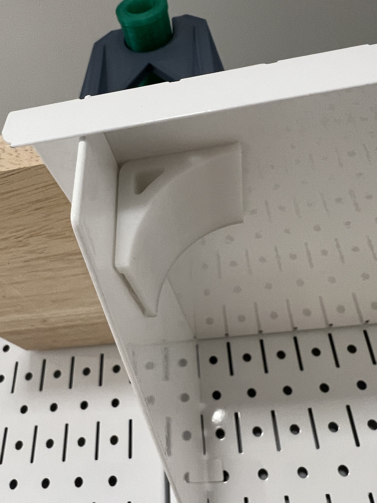 Wall Control Shelf Stabilizers by Adam L | Download free STL model ...