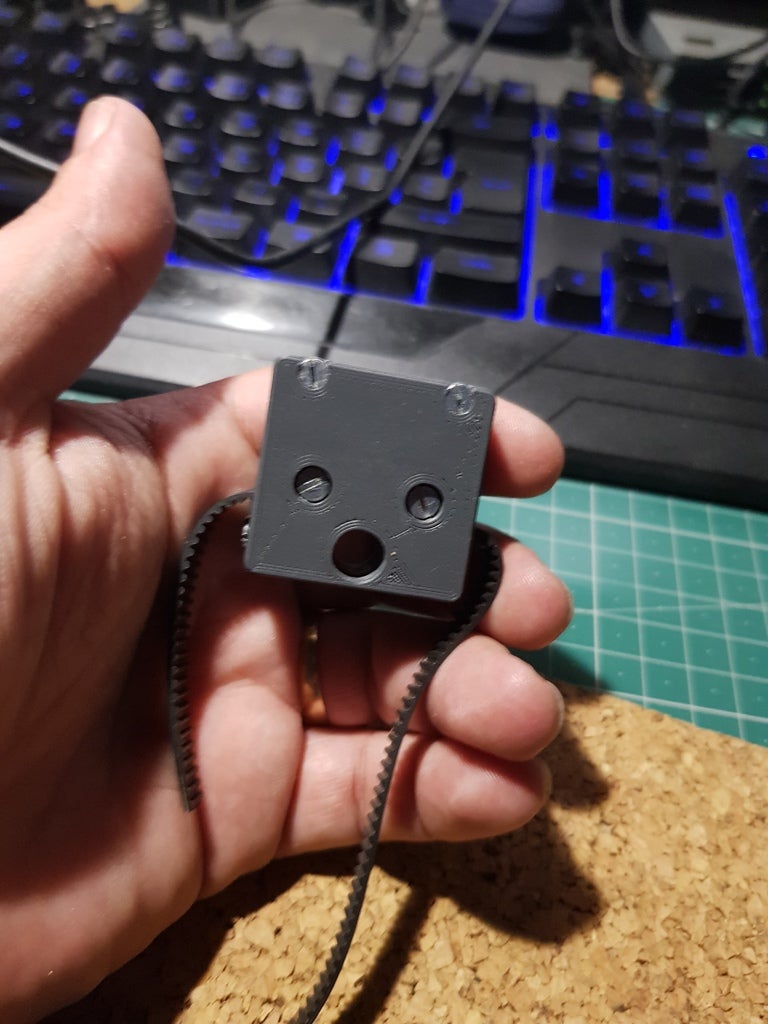 UM2 Cross Slider Block for 8mm linear rods by MP3D | Download free STL ...