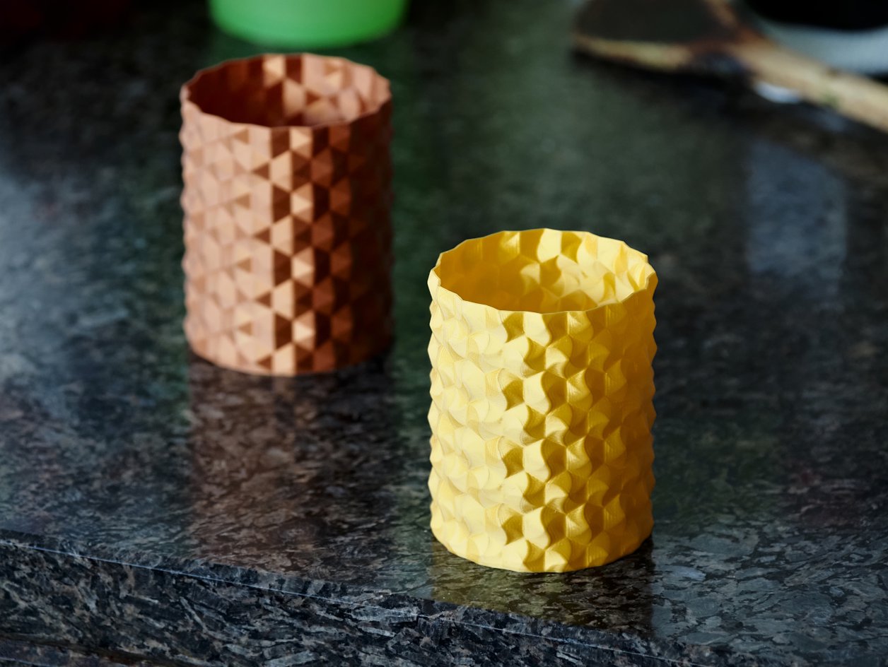 Hex Twist surface vase (spiral print) by DrLex | Download free STL ...
