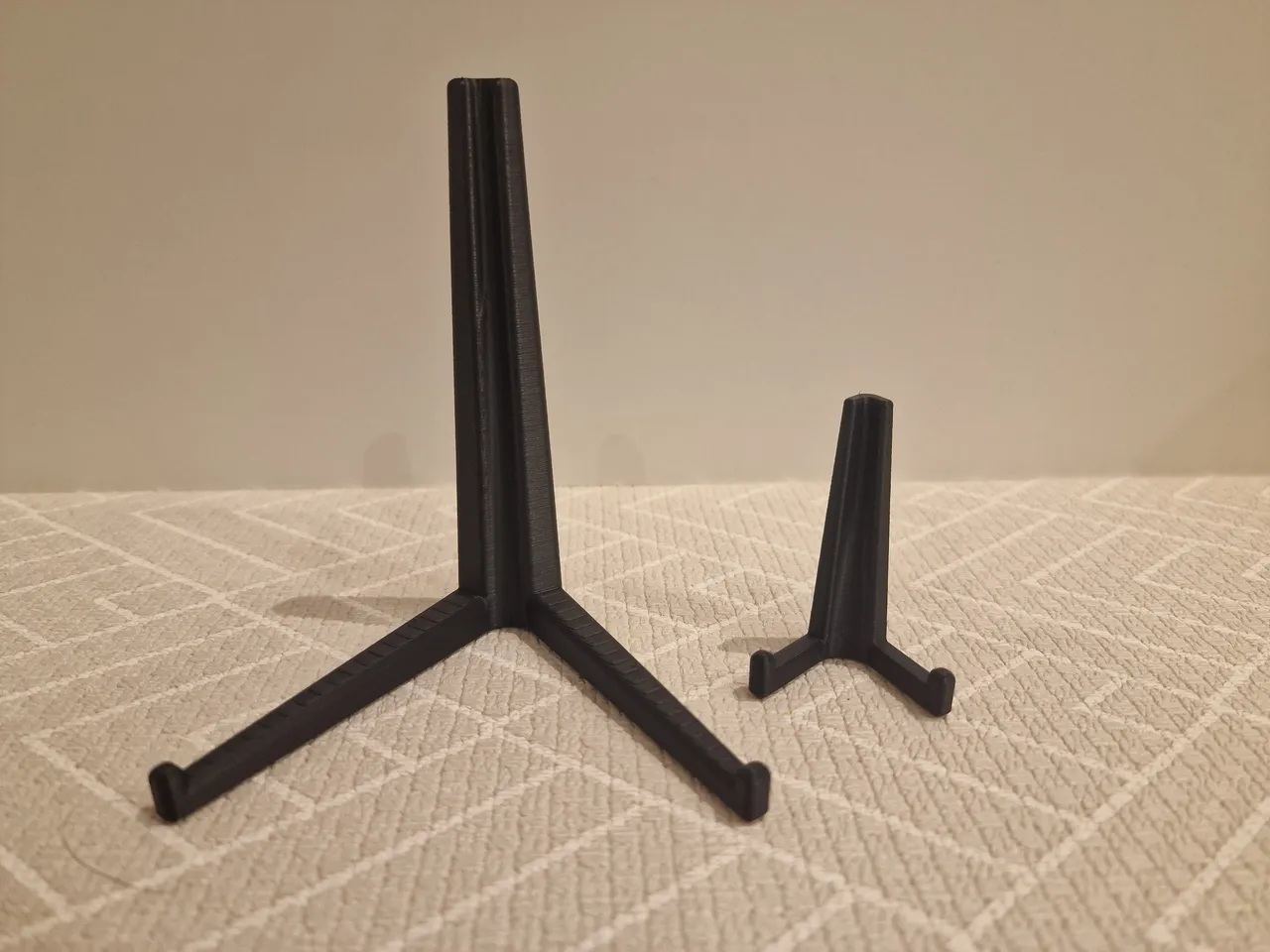 Simple Display Stand by datroot | Download free STL model | Printables.com