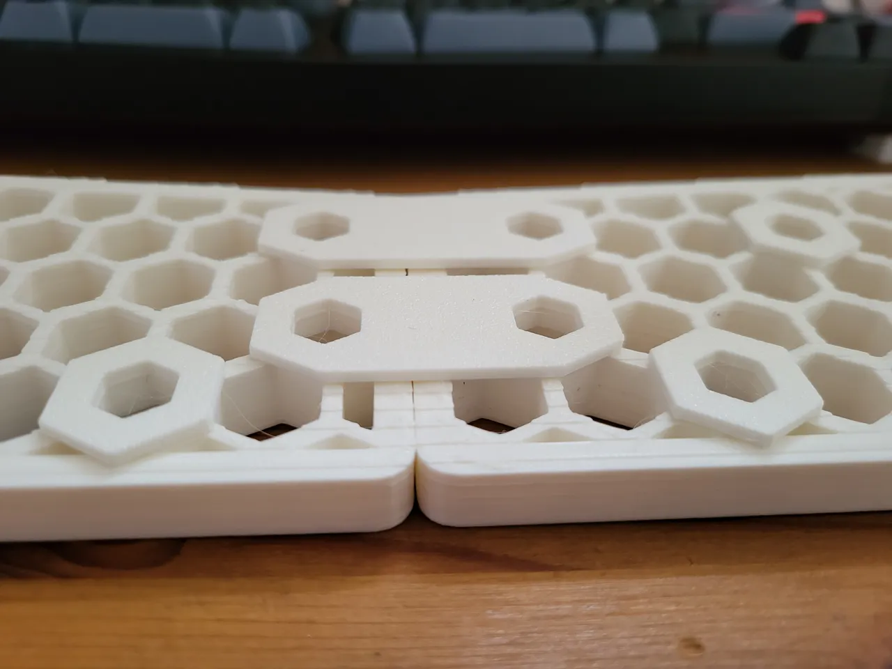 keychron Q8 (alice layout) wrist rest by VP | Download free STL model ...