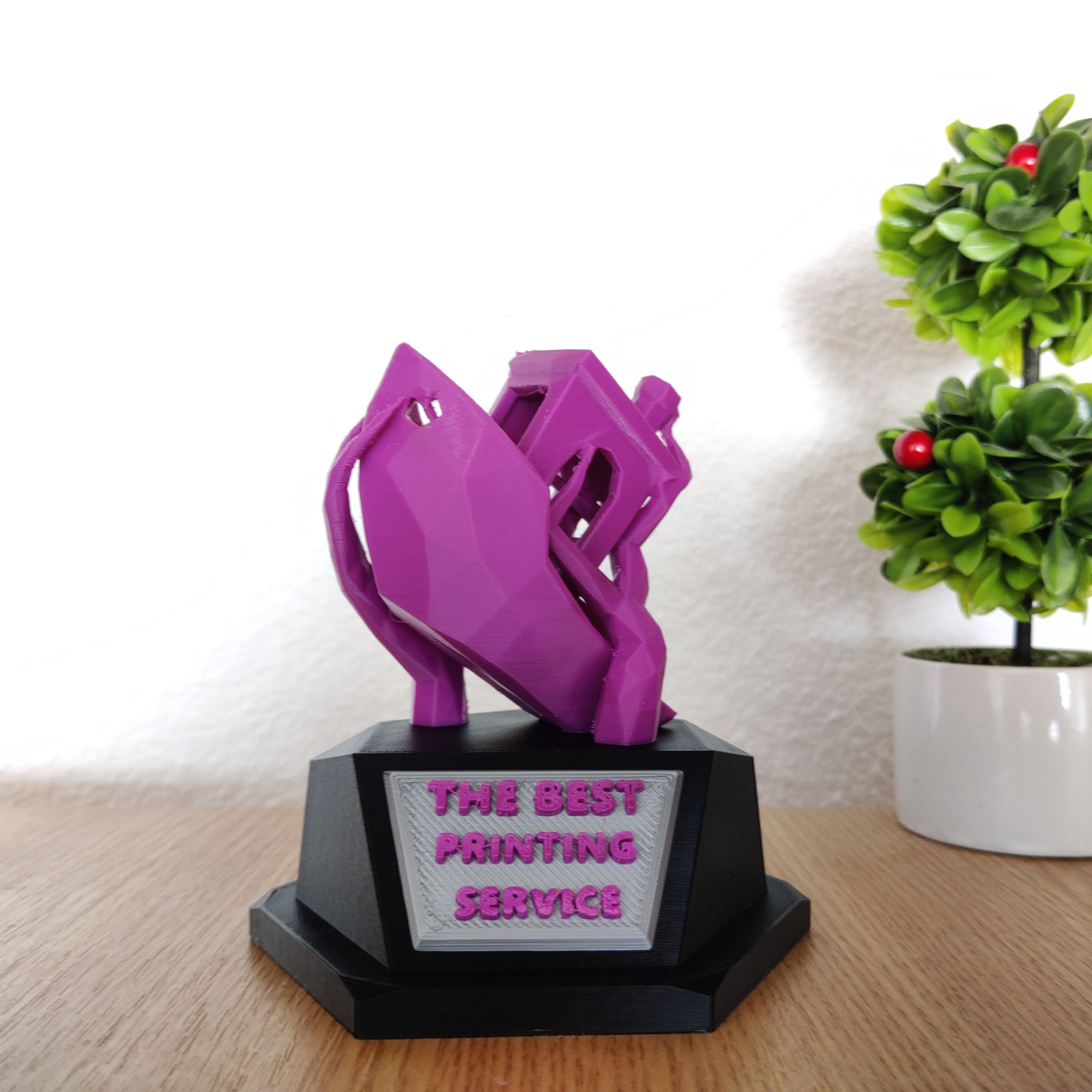 Low Poly Benchy Trophy with Organic Supports as Part of the Model by ...