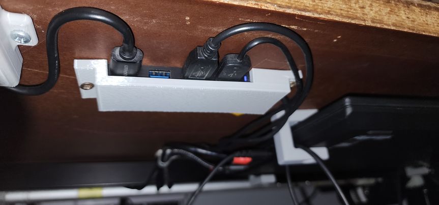 USB hub bracket by Tweakymoss | Download free STL model | Printables.com USB hub bracket by Tweakymoss | Download free STL model | Printables.com