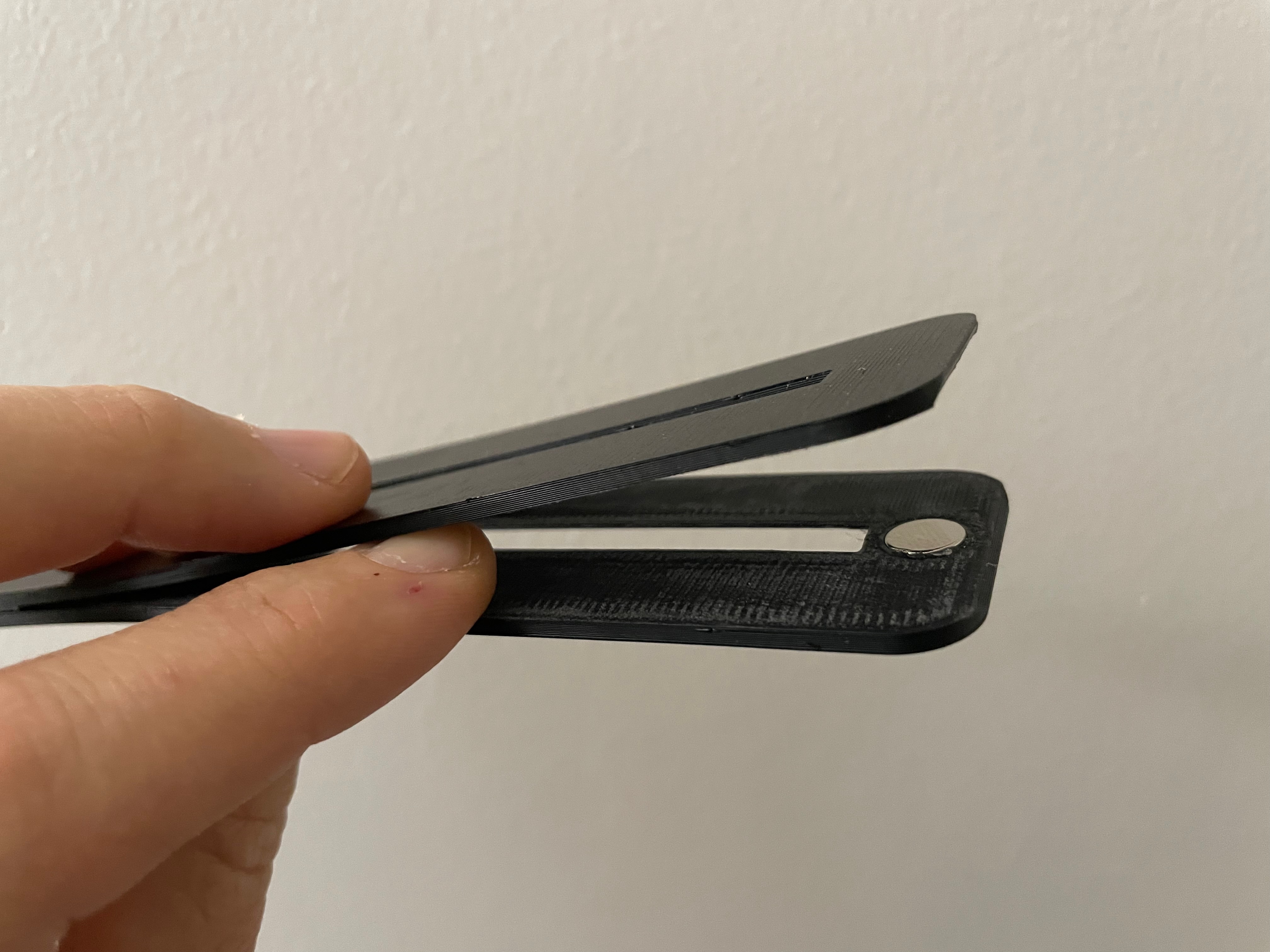 My Wife's Knitting Line Keeper (two versions: magnetic and friction ...