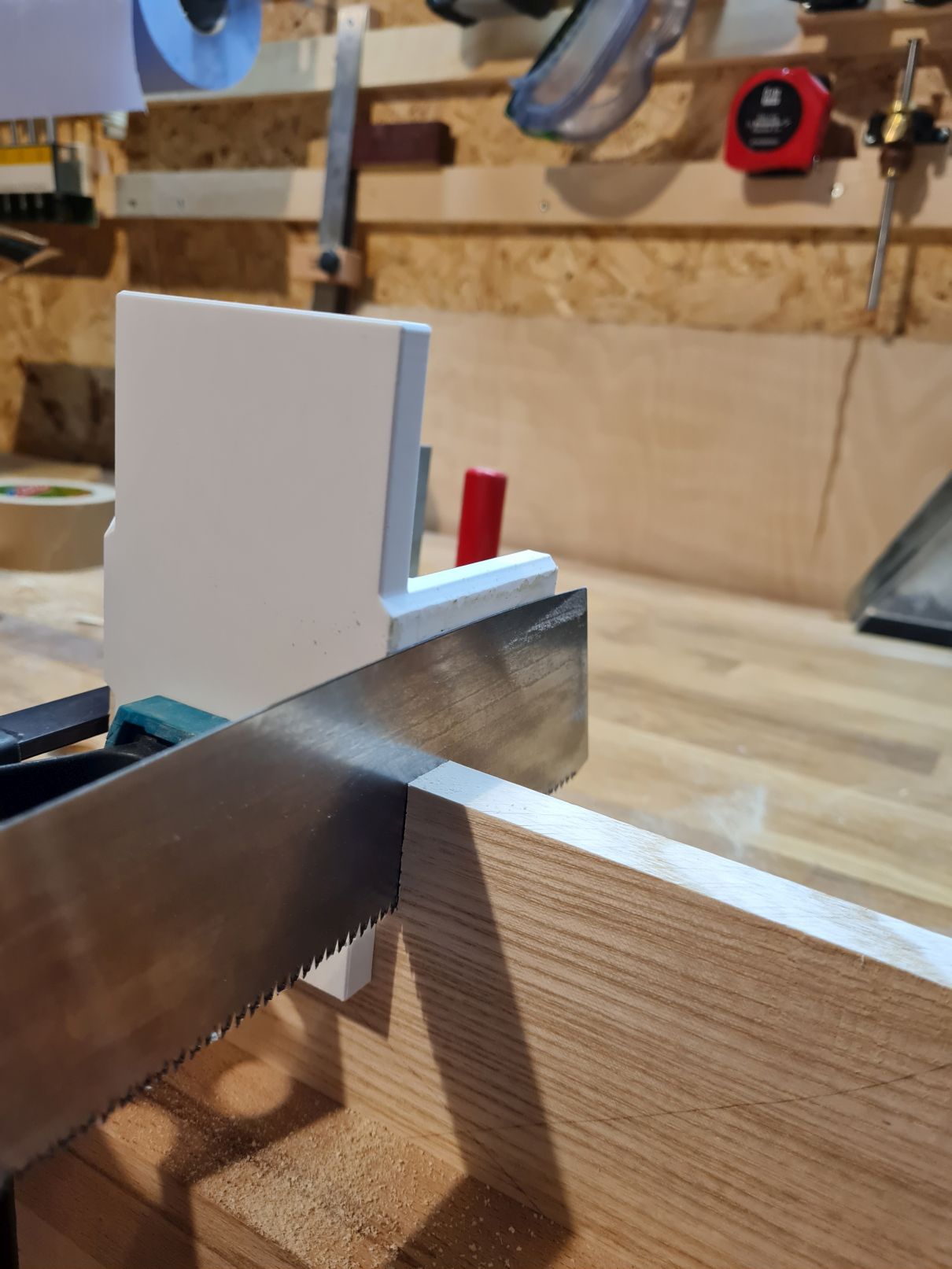 The perfect traditional saw guide for 45 and 90 degree angles magnetic ...