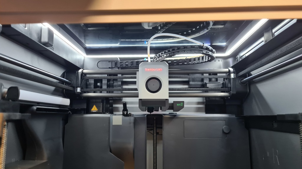 Bambu X1C Top Glass Riser remix for Neon-LED-Stripe by Tobi Höher ...