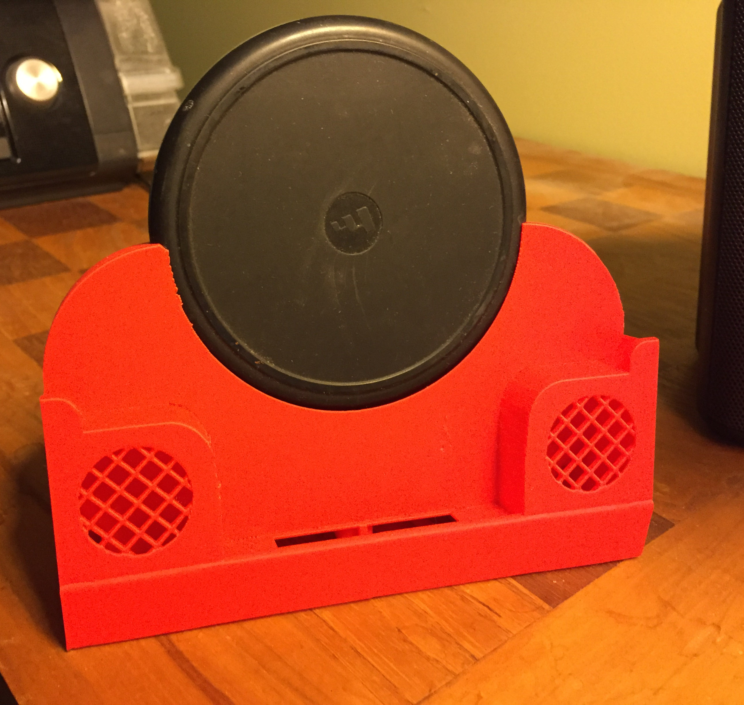 iPhone 12 Pro Stand, Qi Charger and Passive Amplifier by Kato22 ...