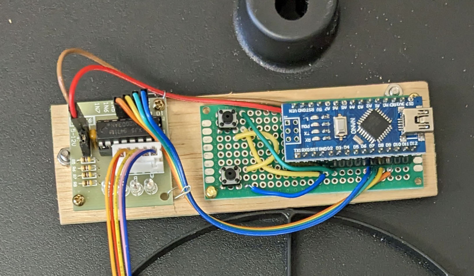 Wandering Hour Clock with Stepper Motor od autora David Stern ...