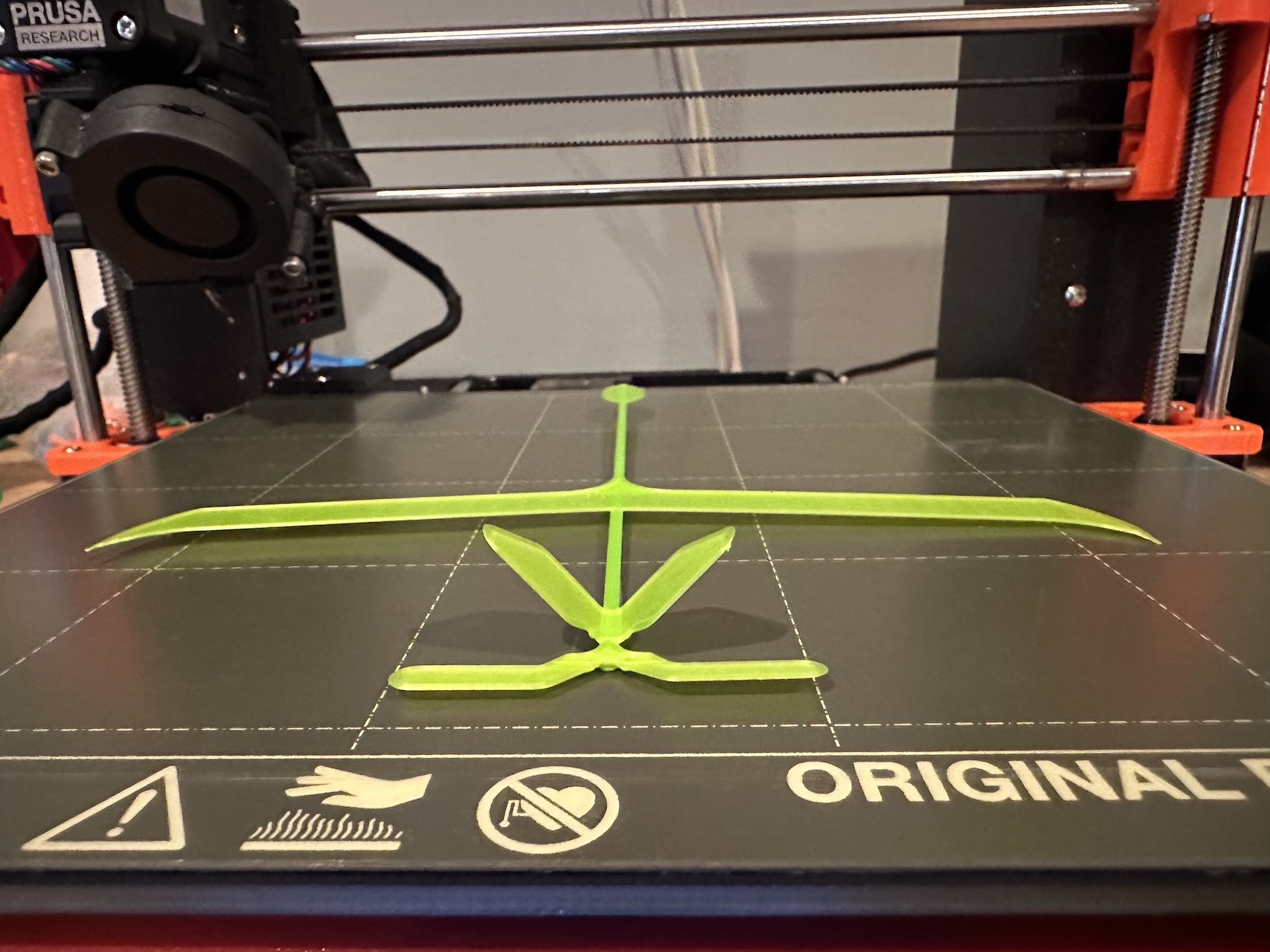 Ultralight 2gram Glider (print in place) by robotfriend | Download free ...