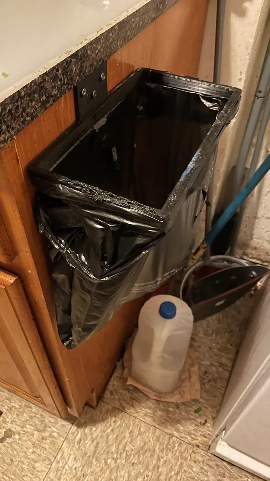 Garbage bag wall Mount by ComaToast_Life | Download free STL model ...
