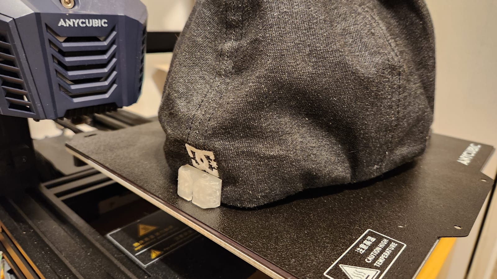 VIOO Clip cap holder by david del Pozo | Download free STL model ...