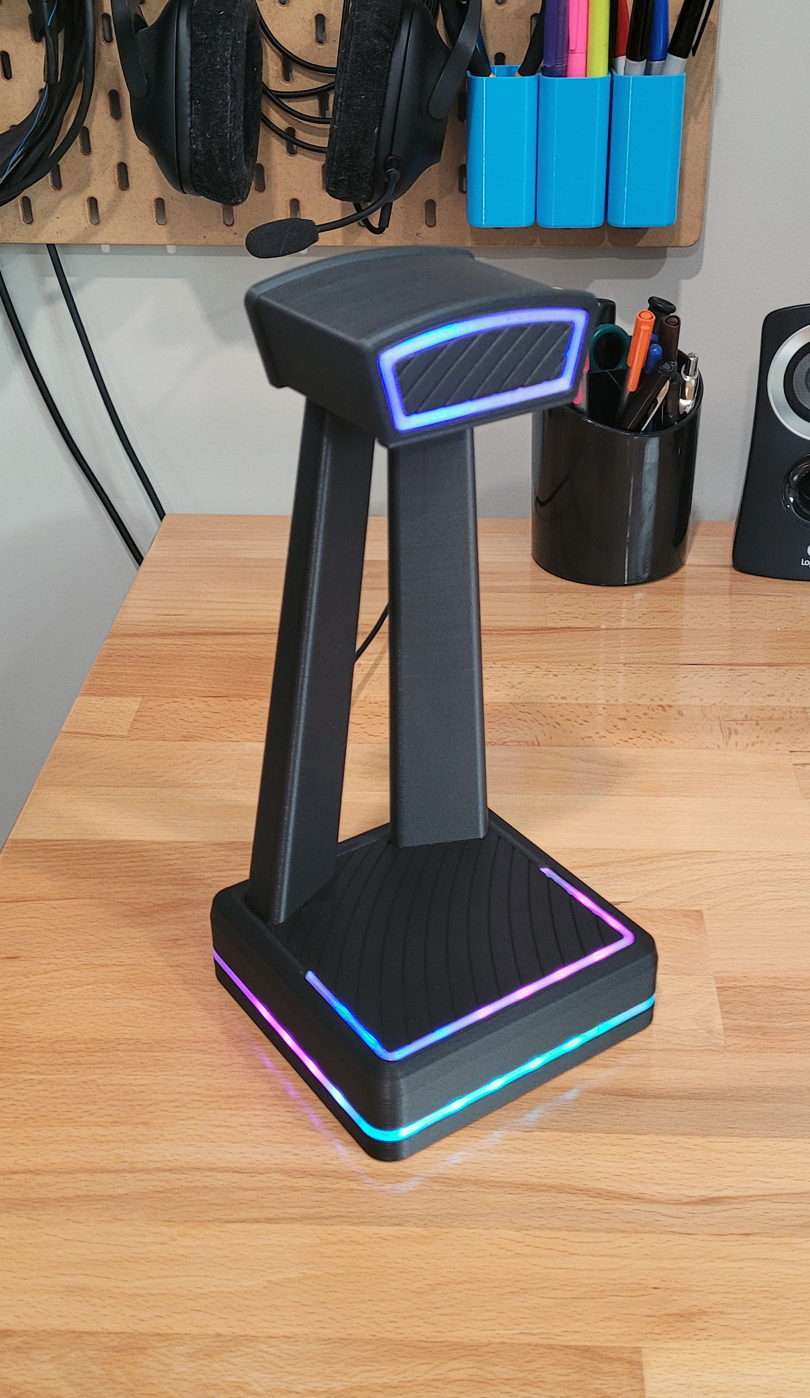 Headphone Stand with RGB LEDs por PatPatate | Descargar modelo STL ...