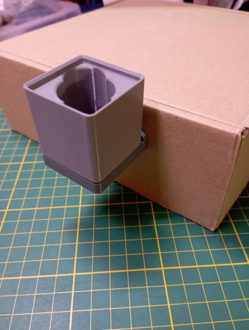 Wall mounted magnet-slide-in baseplate. by Metzu | Download free STL ...