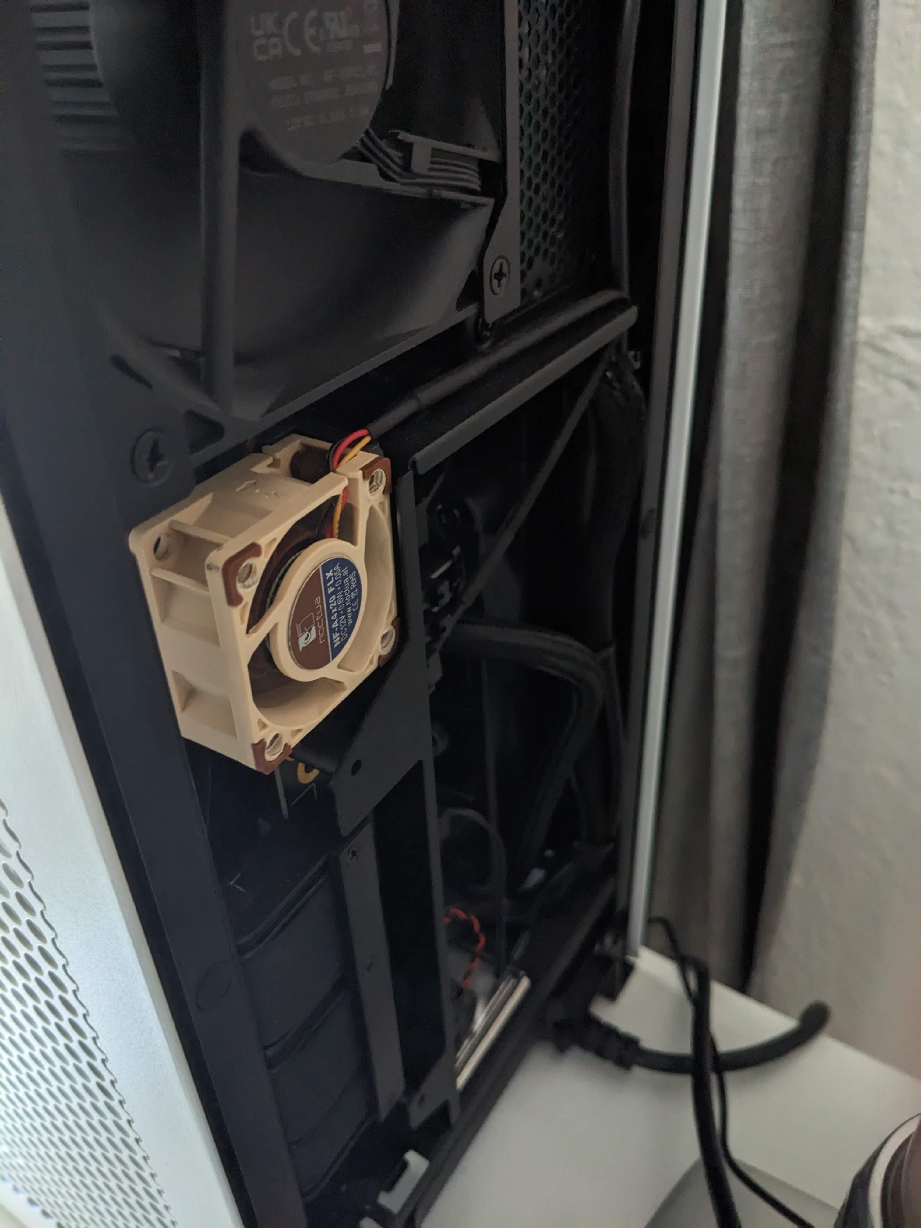 Magnetic Fan Mount for Noctua 40 x 40 mm Fan 90 degree angle by Mini ...