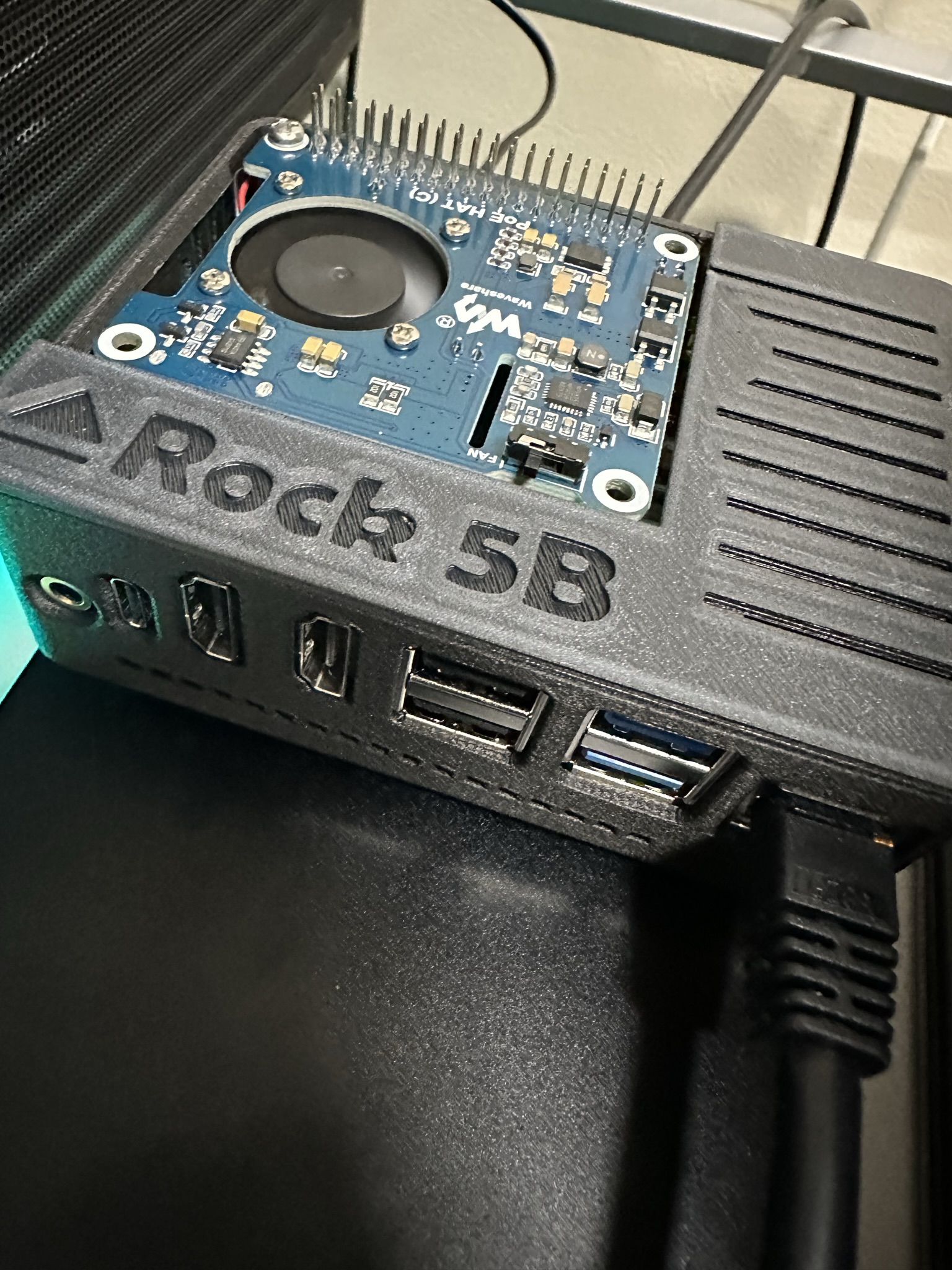 Rock 5B top with cutout for PoE hat by Melbo | Download free STL model ...