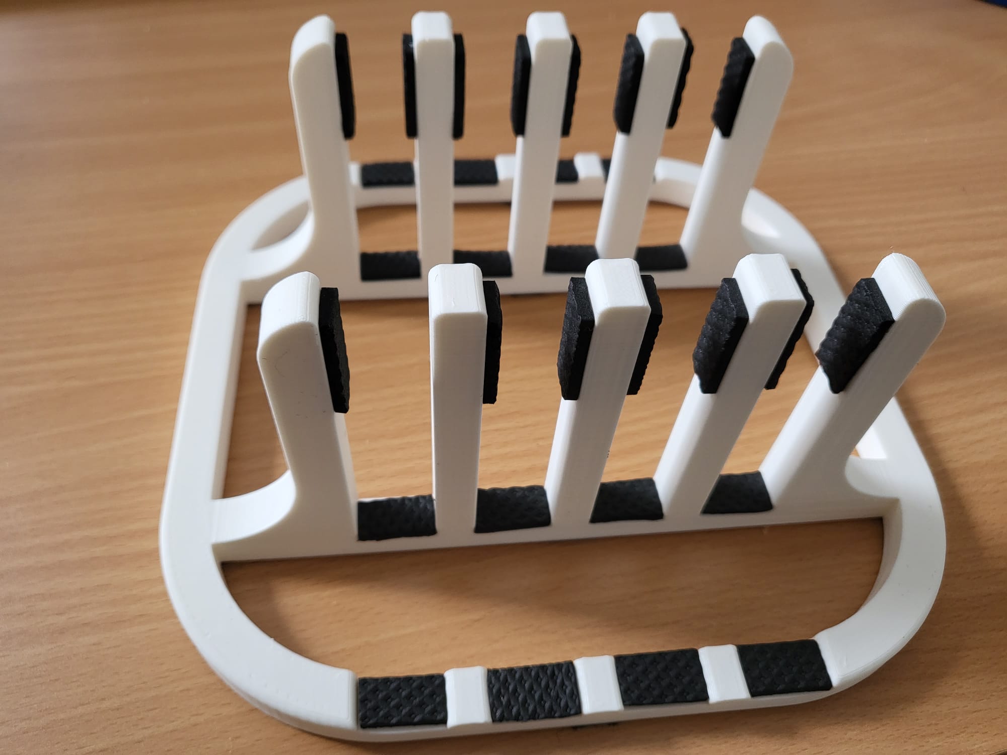 Universal Laptop / Tablet Vertical Stand by Dieti | Download free STL ...