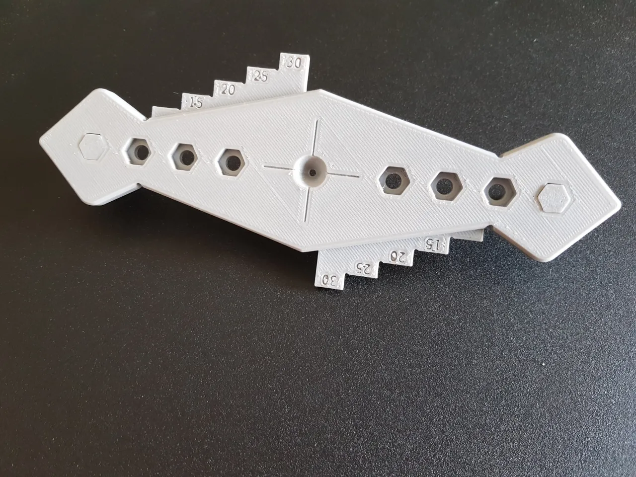 Printable Screw (for self centering gauge) by Woodcrestdragon ...