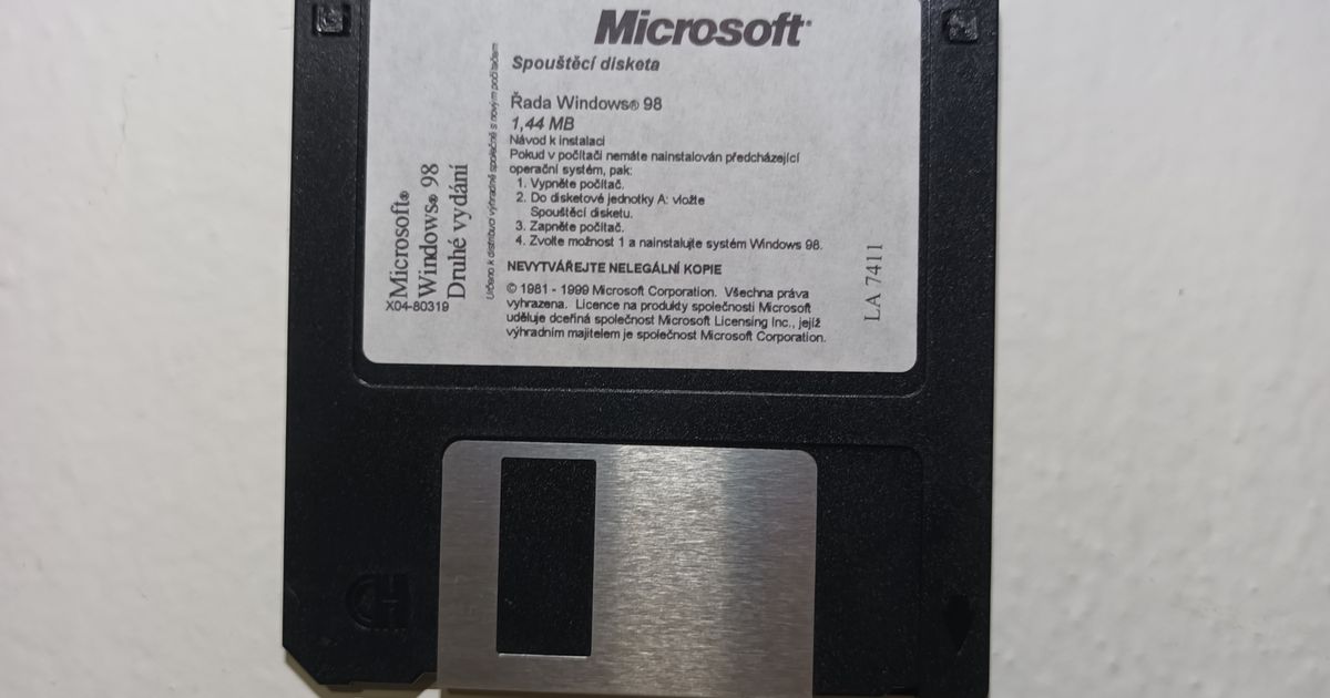 3.5 floppy disk wall hanger by Petr | Download free STL model ...